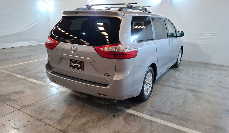 Autos Toyota Sienna 3.5 XLE AT Minivan 2015 usados | KAVAK México
