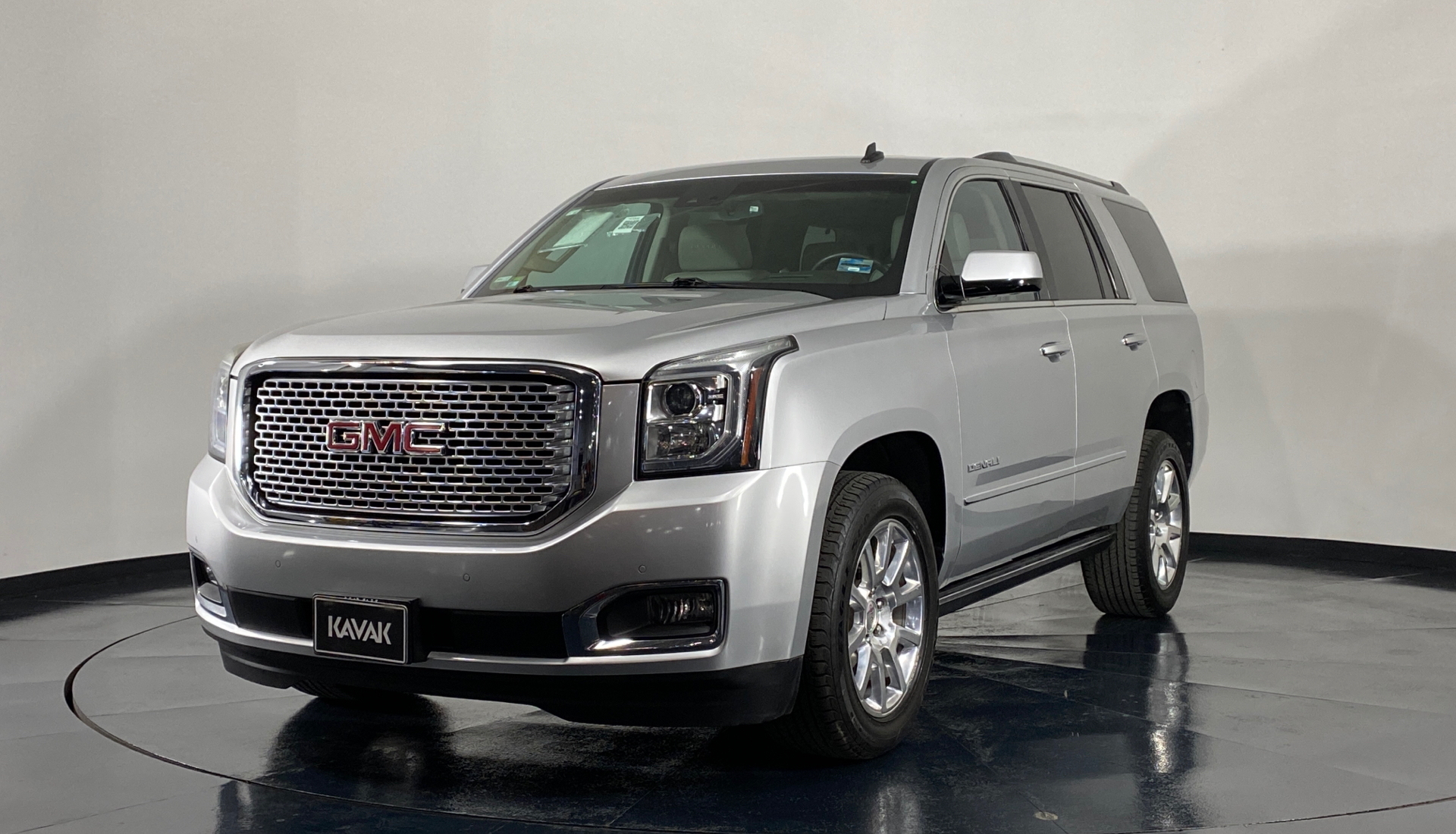 Autos Gmc Yukon 6.2 C DENALI AT 4WD Suv 2015 usados | KAVAK México