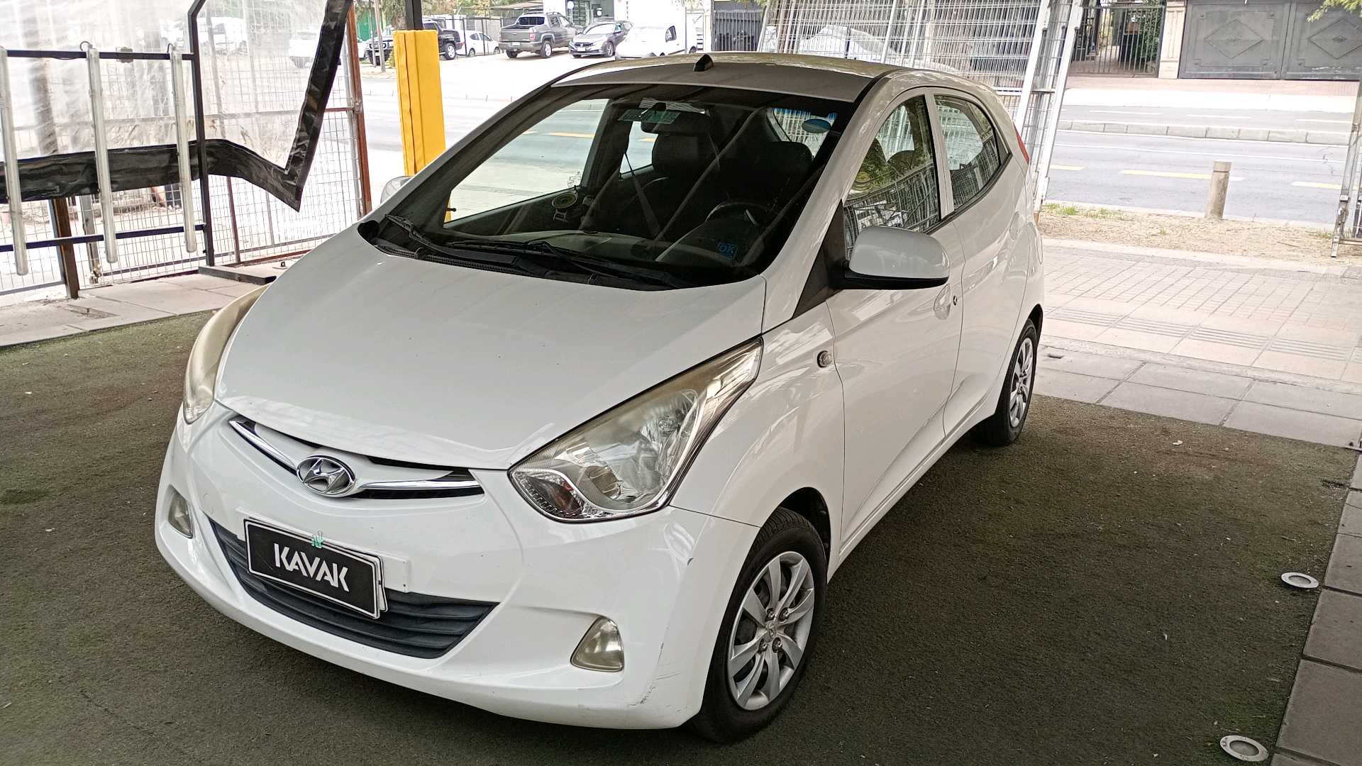 Autos Hyundai Eon 0.8 GLS Hatchback 2013 usados | KAVAK Chile