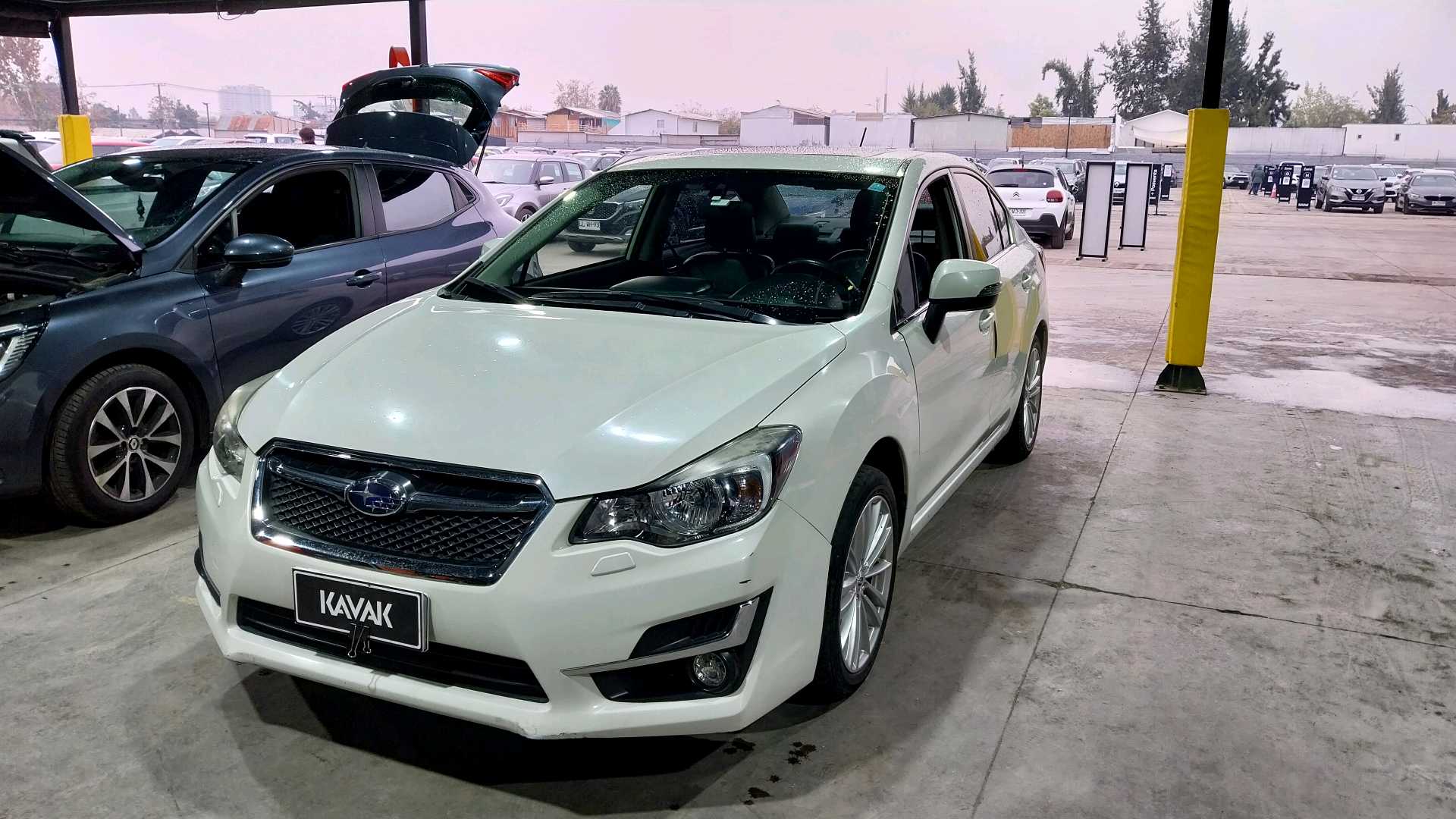Autos Subaru Impreza 2.0I LIMITED CVT 4WD Sedan 2016 usados | KAVAK Chile