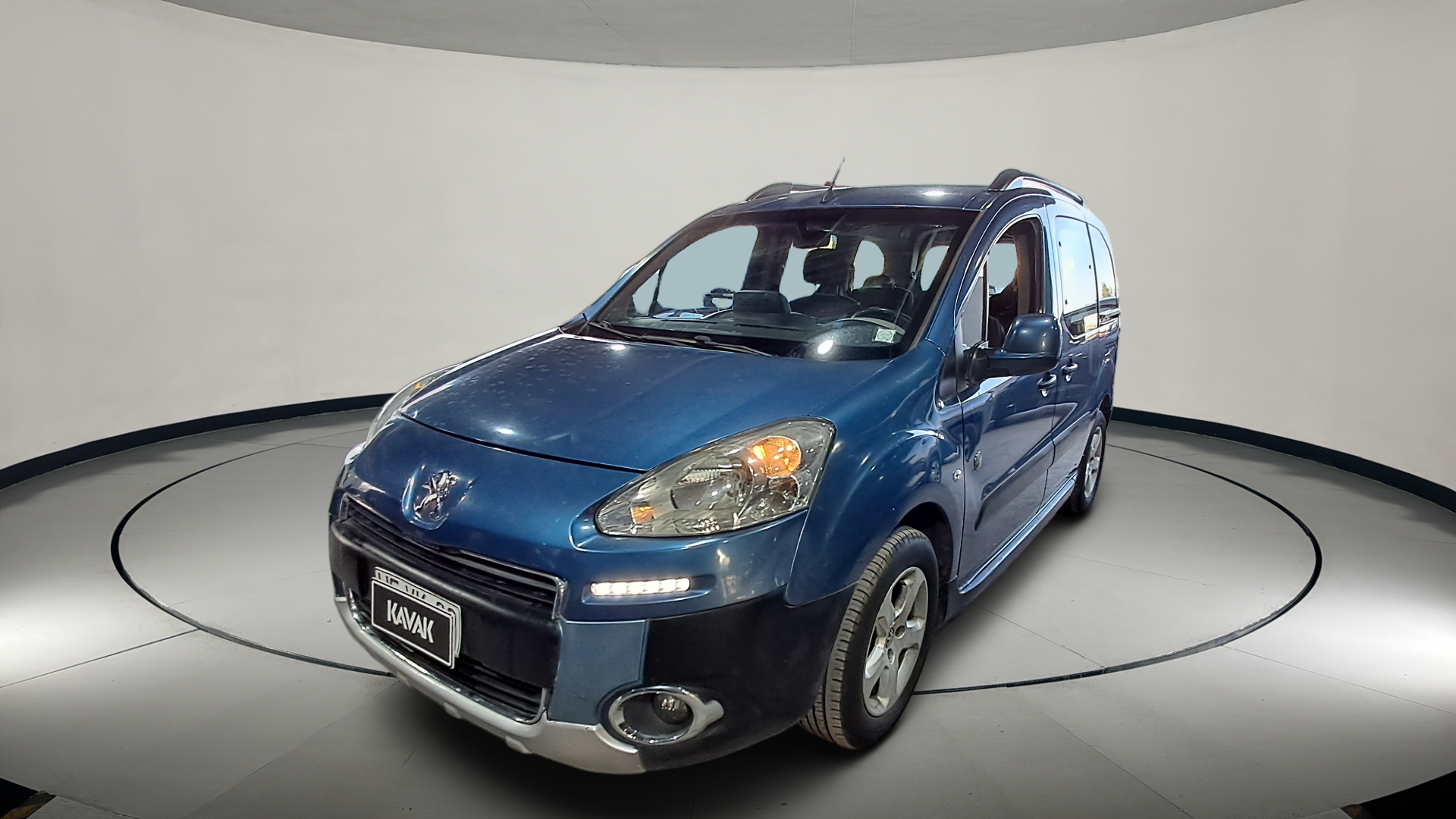 Autos Peugeot Partner 1.6 TEPEE OUTDOOR ALLURE 7P Minivan 2015 usados | KAVAK Chile