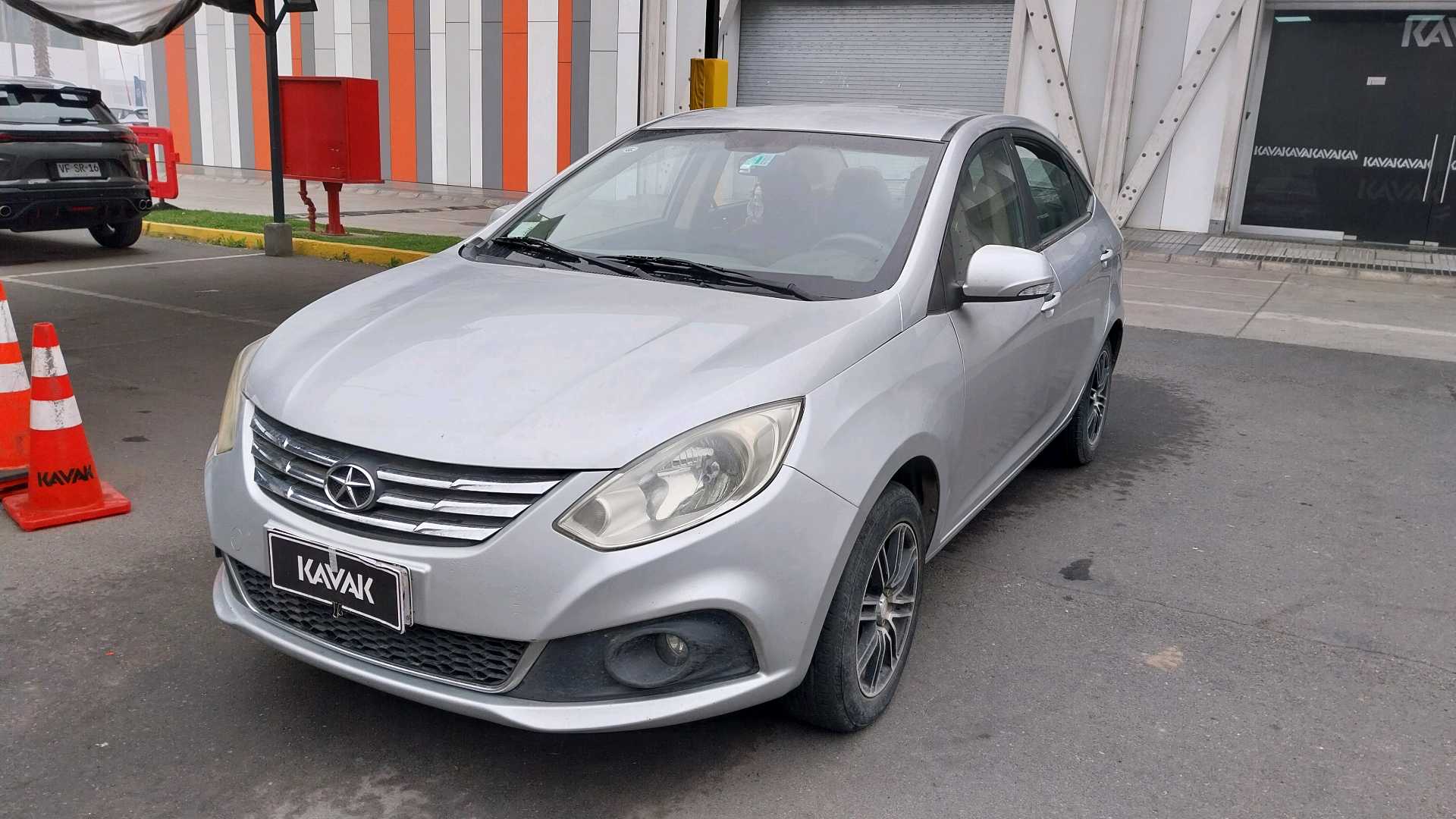 Autos Jac J4 1.5 COMFORT Sedan 2015 usados | KAVAK Chile