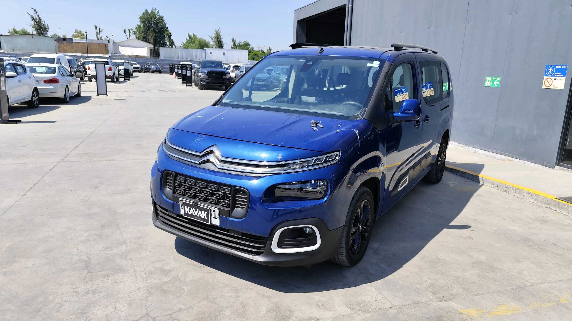 Autos Citroen Berlingo 1.5 BLUEHDI 130 EAT8 MULTISPACE XL Minivan 2022 ...