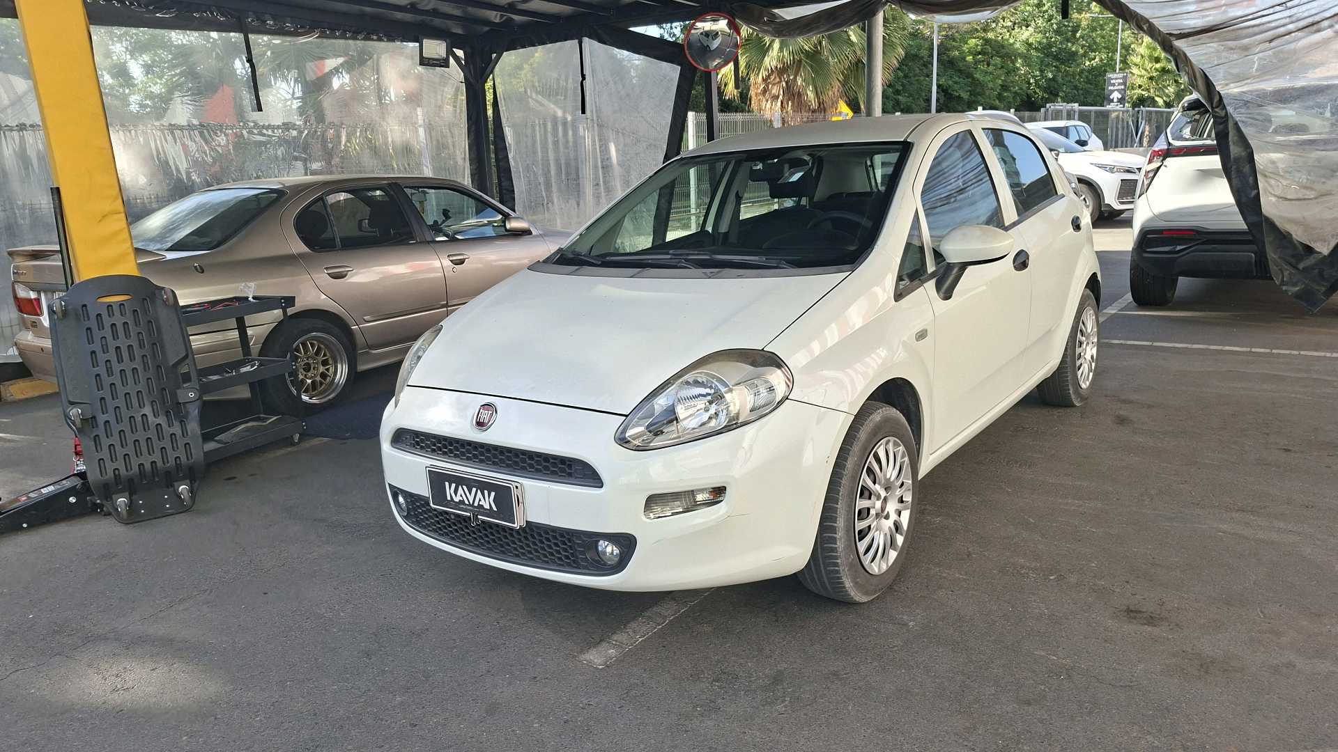 Autos Fiat Punto 1.2 PUNTO EASY Hatchback 2017 usados | KAVAK Chile