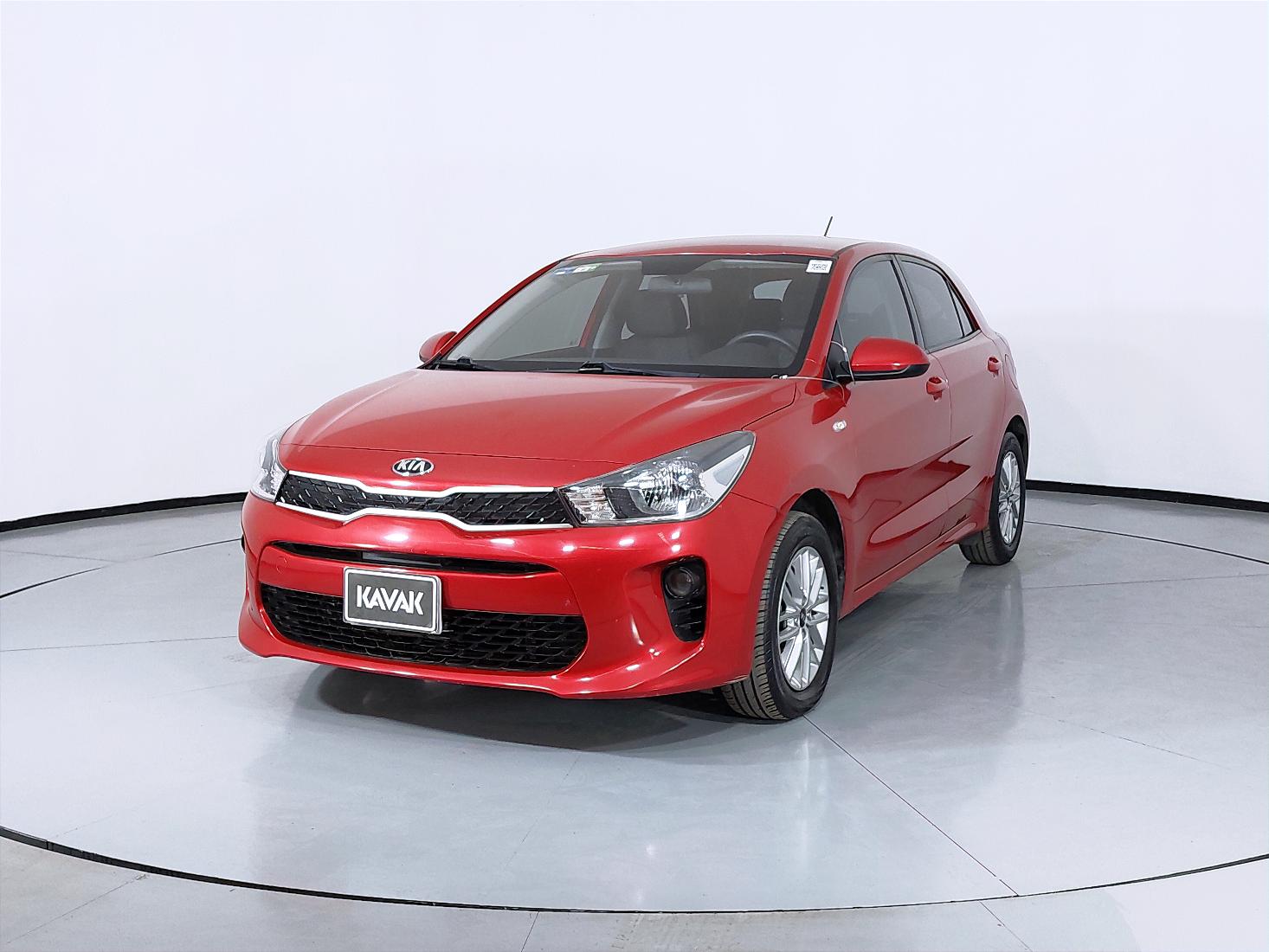 Autos Kia Rio 1.6 LX Hatchback 2018 usados | KAVAK México