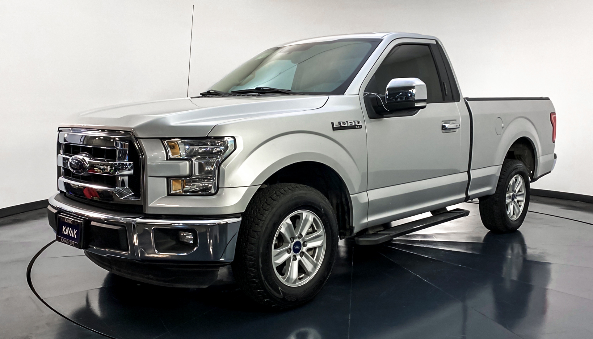 Autos Ford Lobo 5.0 LOBO XLT REGULAR CAB 4X2 TA Pickup 2016 usados | KAVAK México