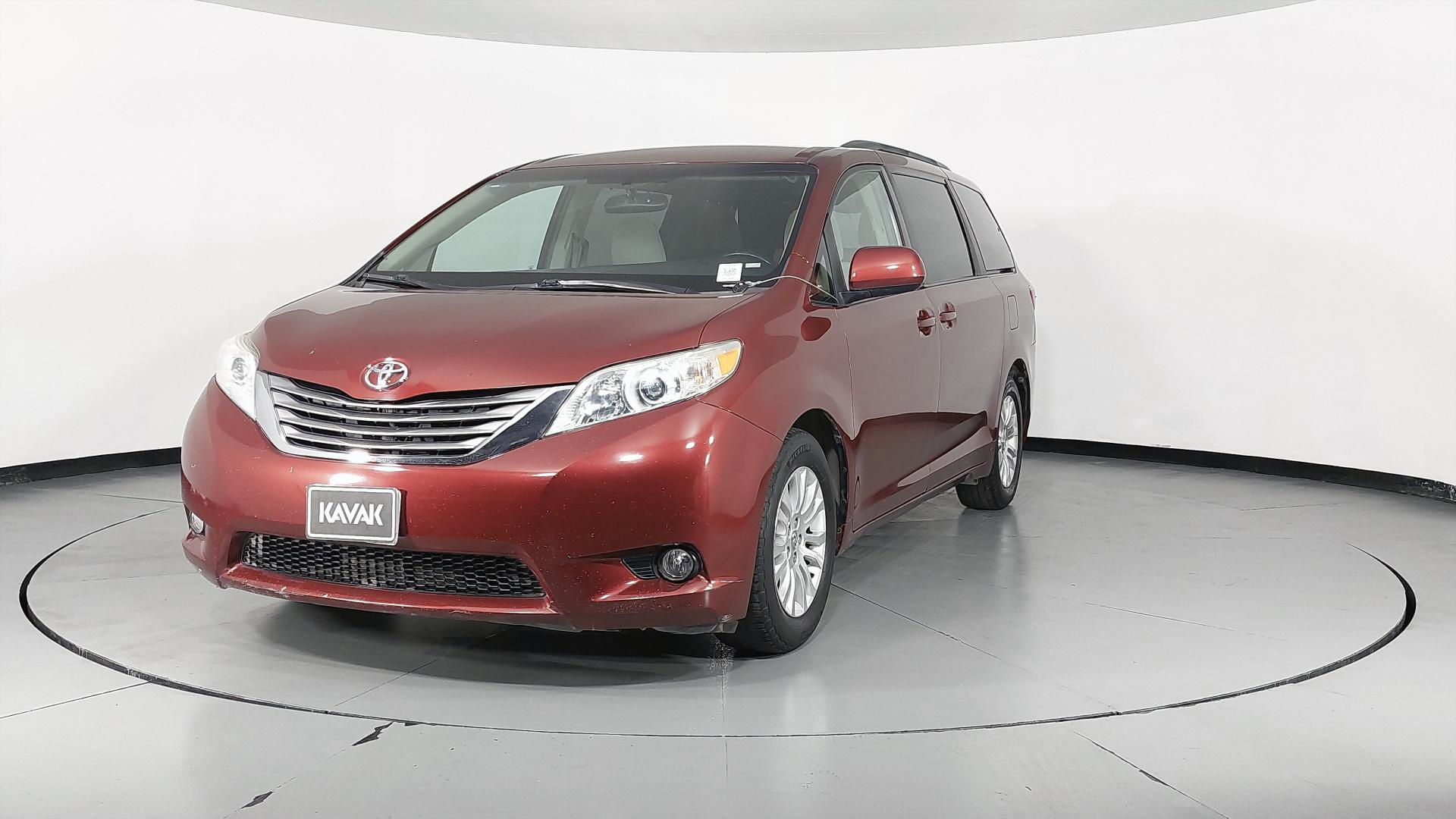 Autos Toyota Sienna 3.5 XLE AT Minivan 2015 usados | KAVAK México