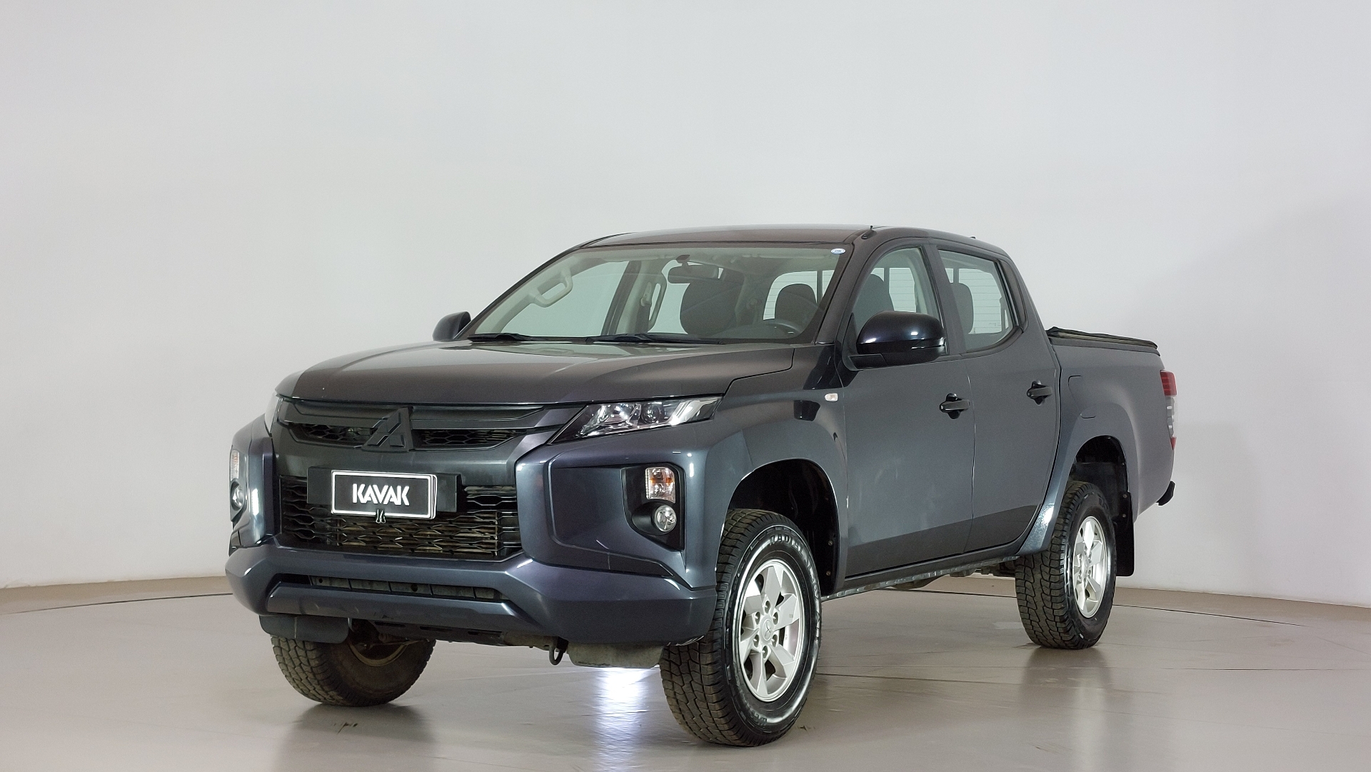 Autos Mitsubishi L200 2.4 WORK CR DIESEL WF DOB. CAB. 4X2 MT Pickup 2020 usados | KAVAK Chile