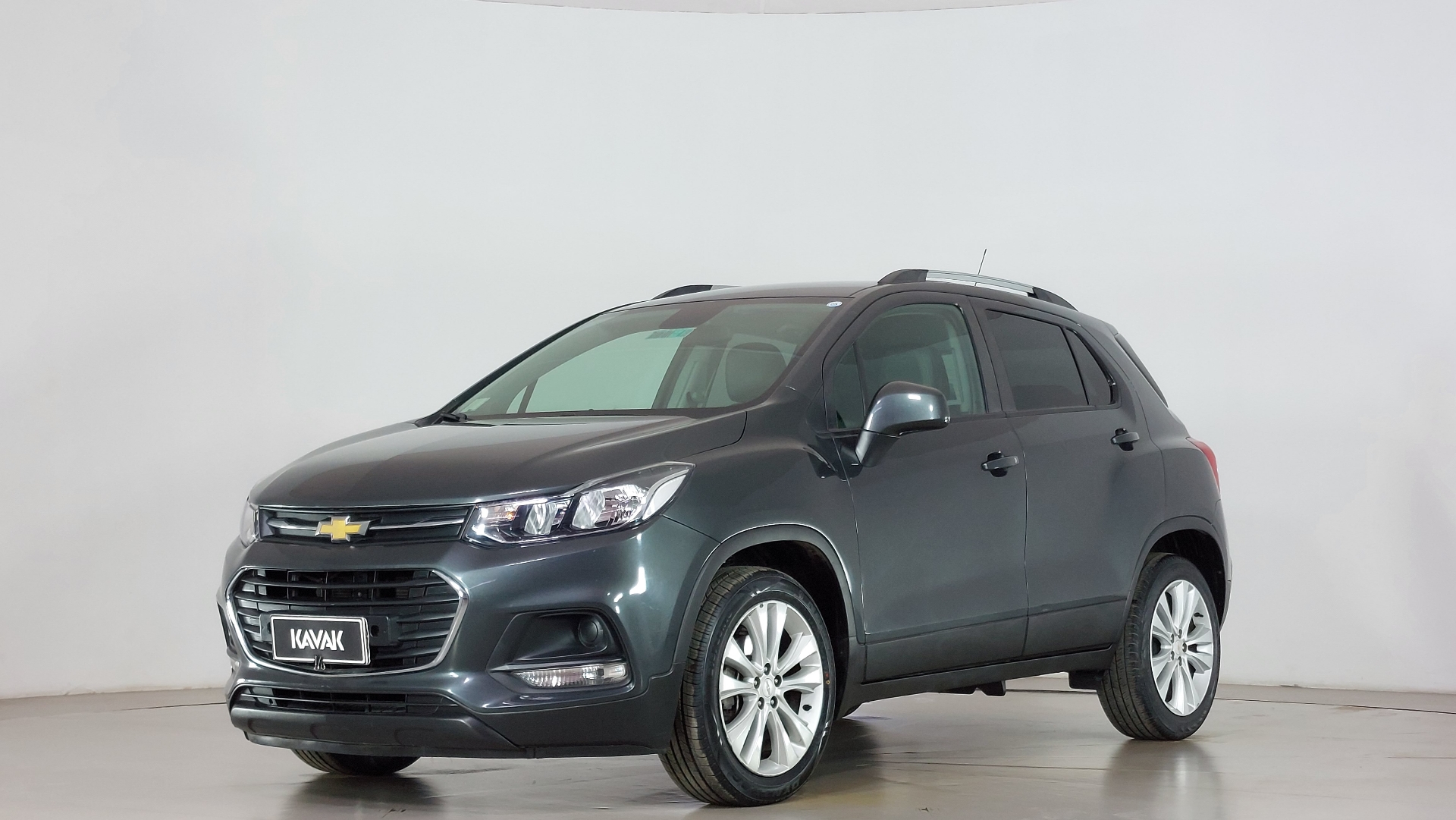 Autos Chevrolet Tracker 1.8 LS MT 4X2 Suv 2018 usados | KAVAK Chile