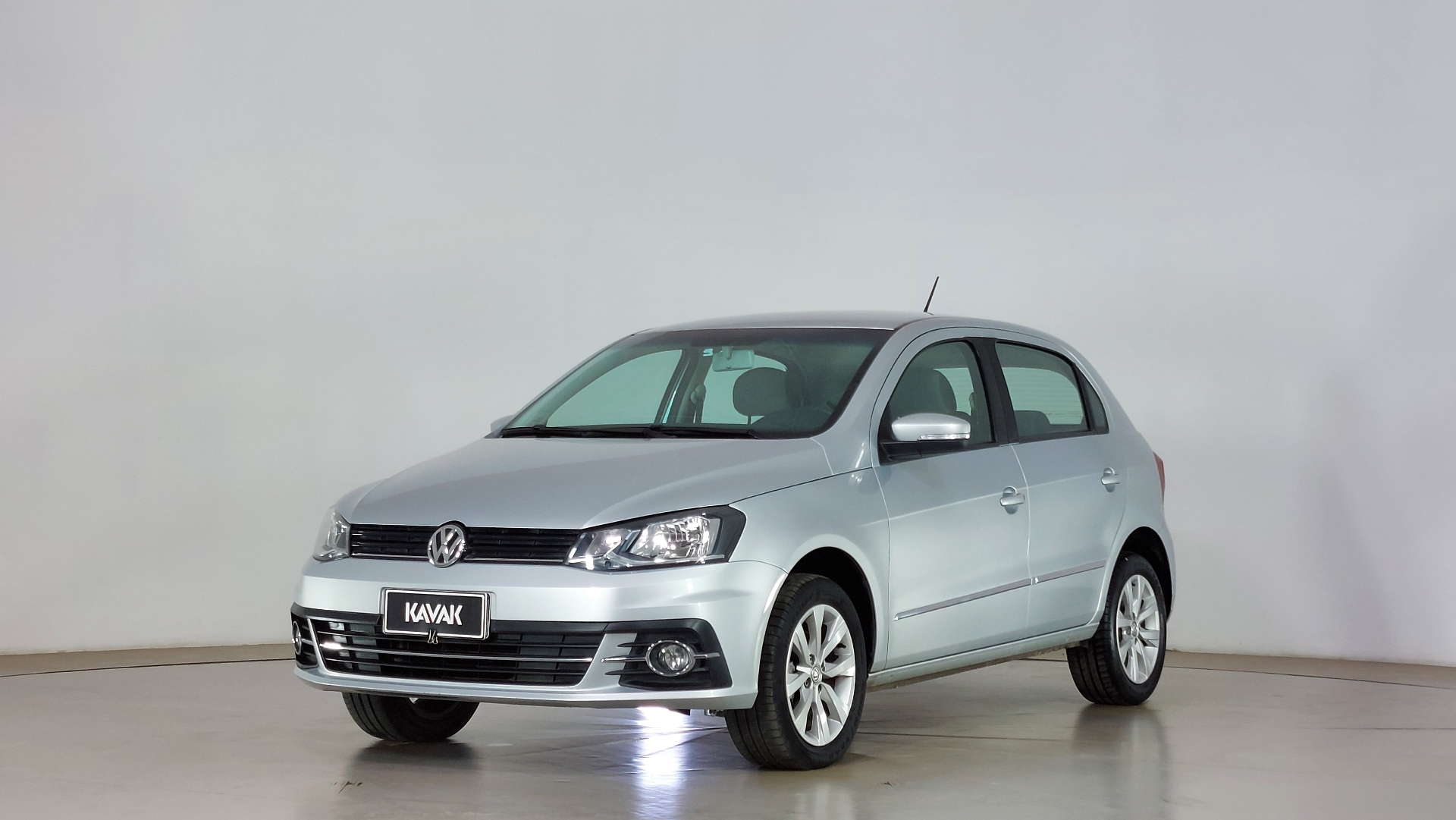 Autos Volkswagen Gol 1.6 POWER MT Hatchback 2019 usados | KAVAK Chile