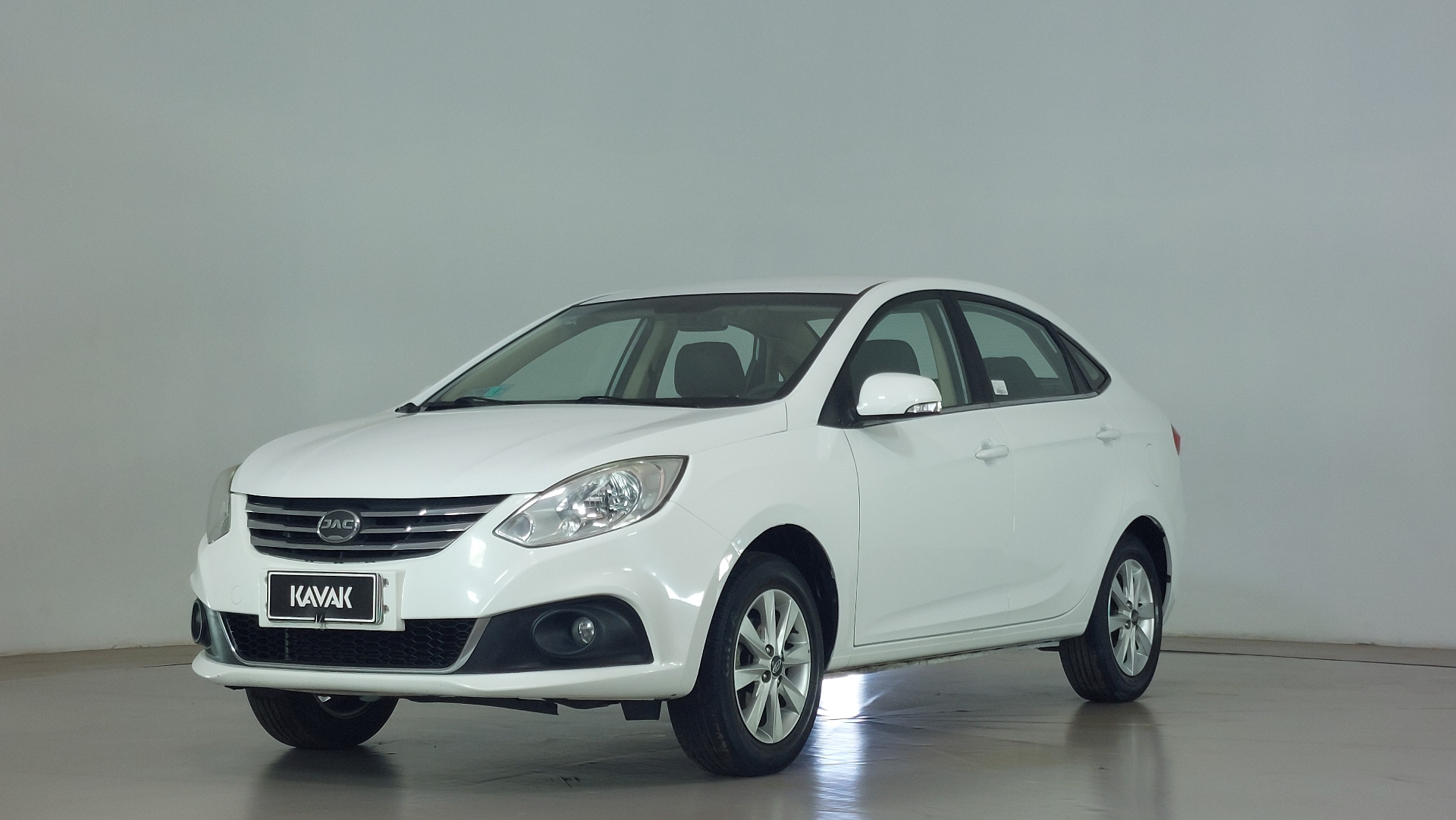 Autos Jac J4 1.5 COMFORT MT Sedan 2019 usados | KAVAK Chile