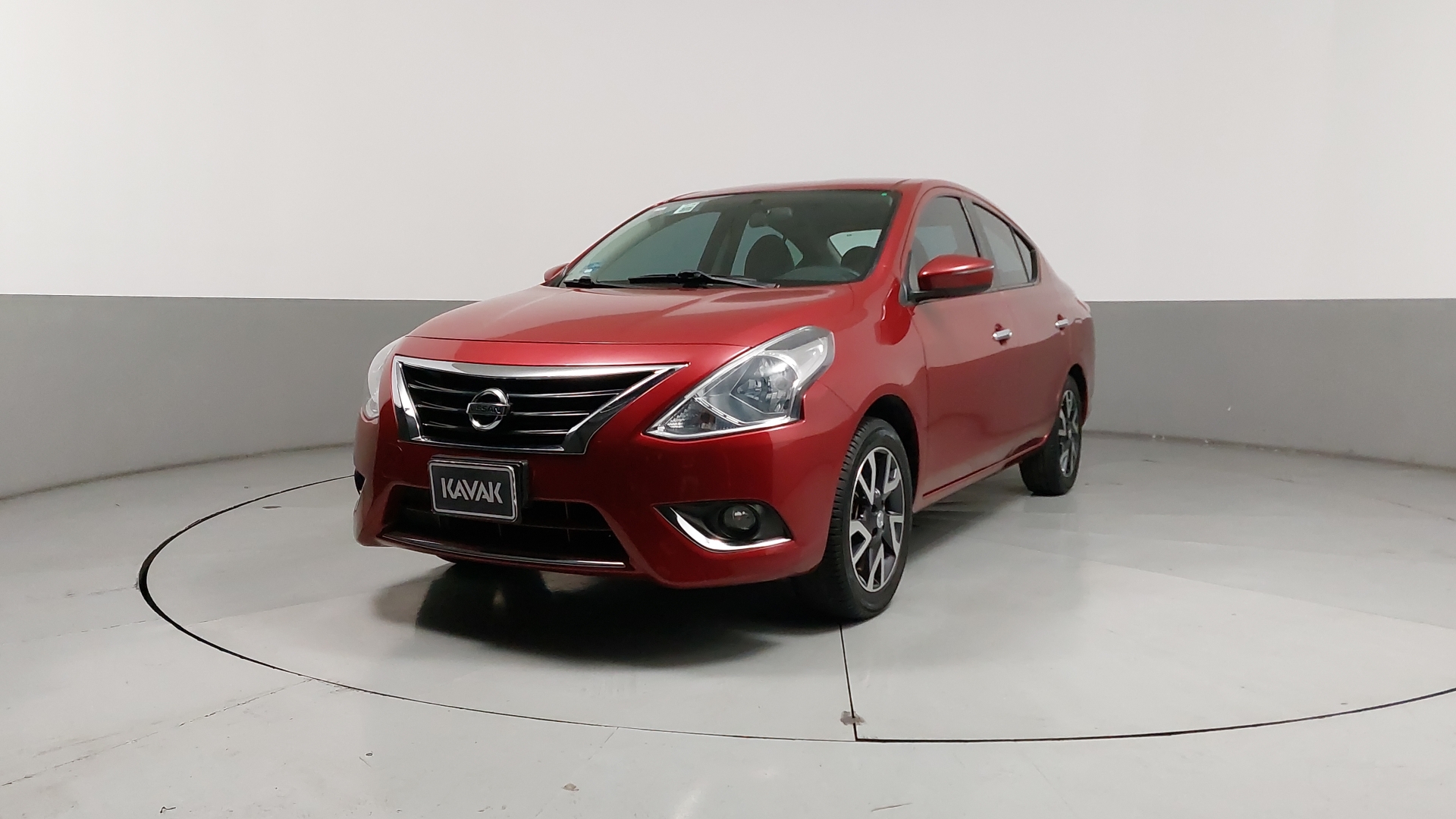 Autos Nissan Versa 1.6 EXCLUSIVE TA AC Sedan 2016 usados | KAVAK México