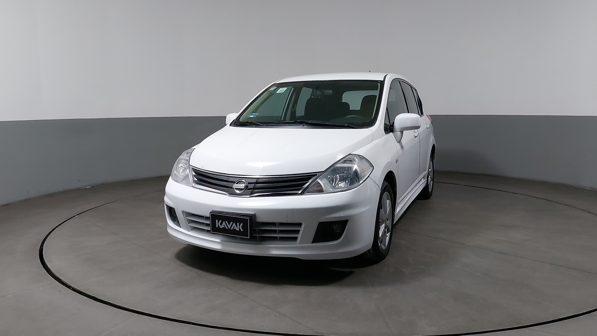 Autos Nissan Tiida 1.8 EMOTION HB AT Hatchback 2013 usados | KAVAK México