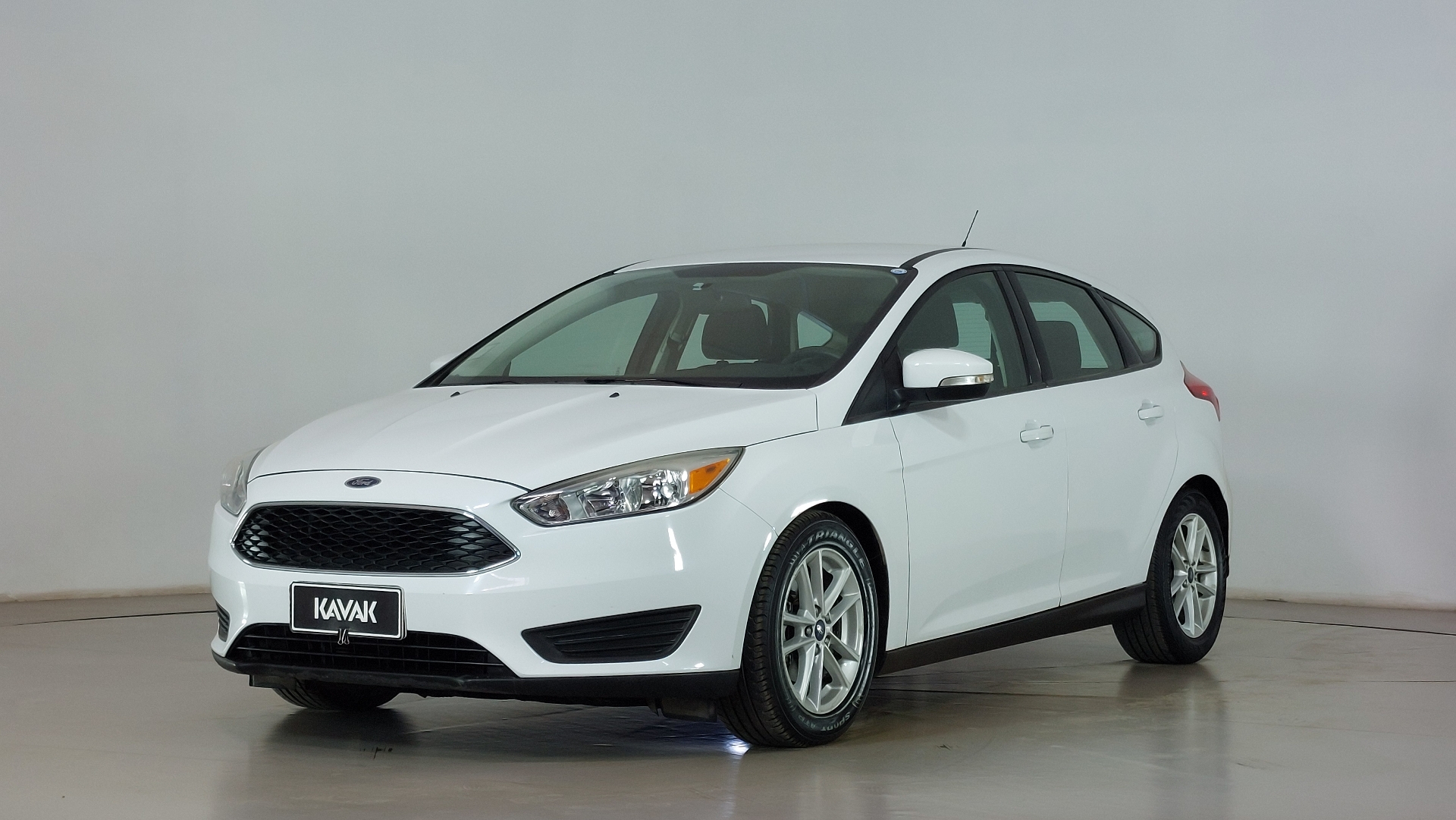 Autos Ford Focus 2.0 SE MT Sedan 2017 usados | KAVAK Chile