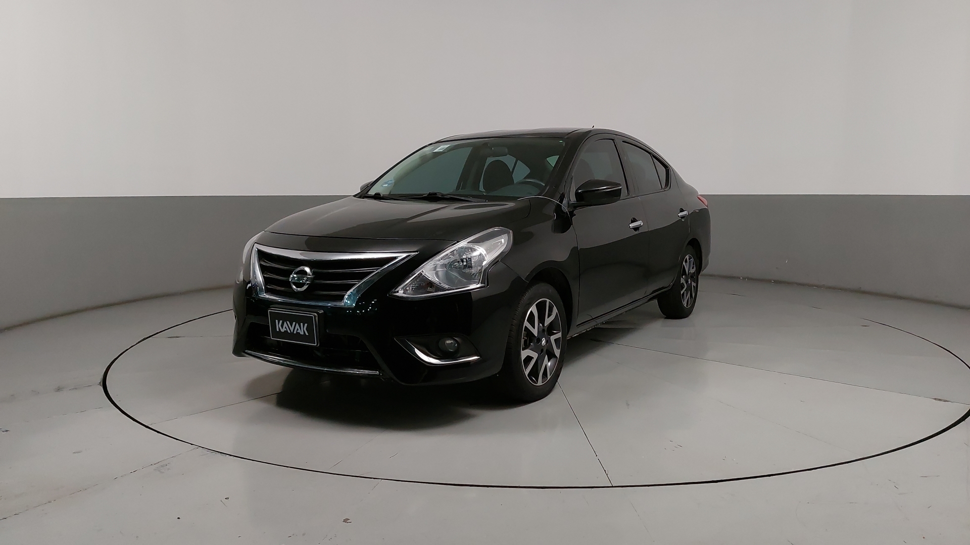 Autos Nissan Versa 1.6 EXCLUSIVE TA AC Sedan 2016 usados | KAVAK México