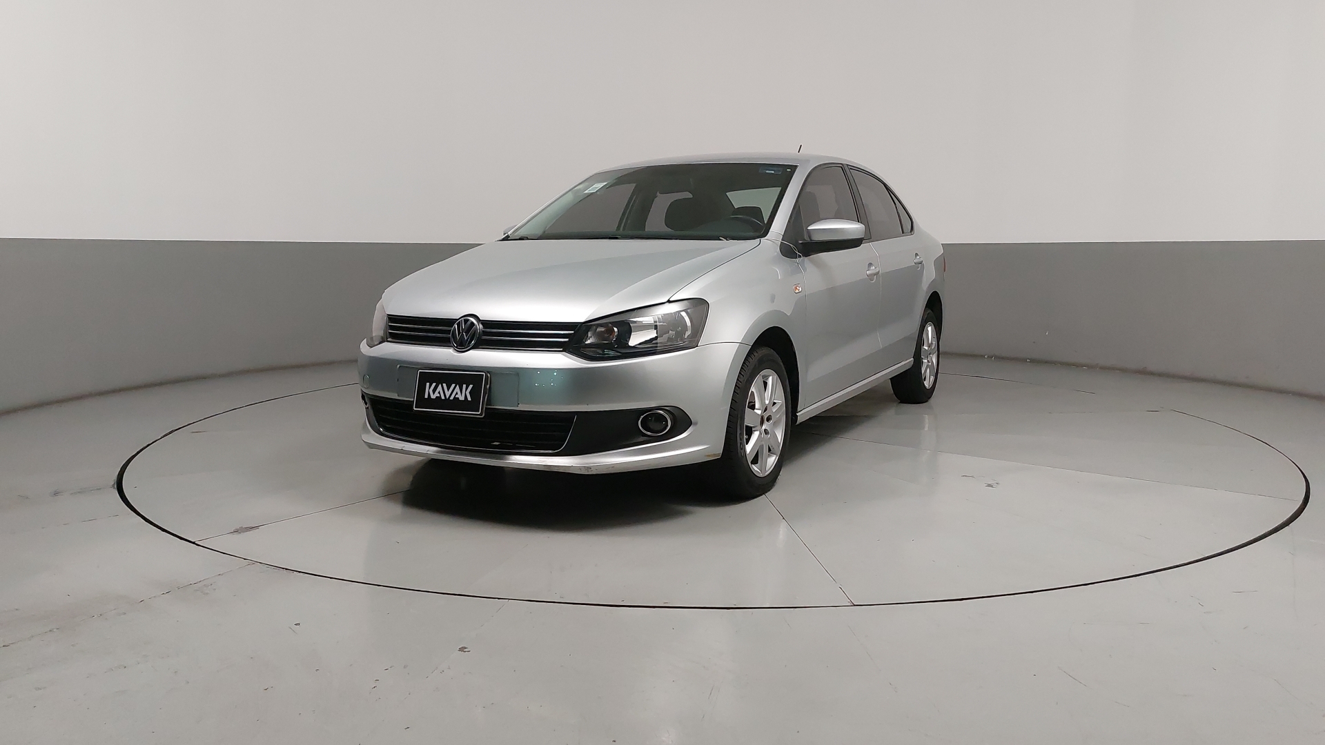 Autos Volkswagen Vento 1.6 HIGHLINE MT Sedan 2014 usados | KAVAK México