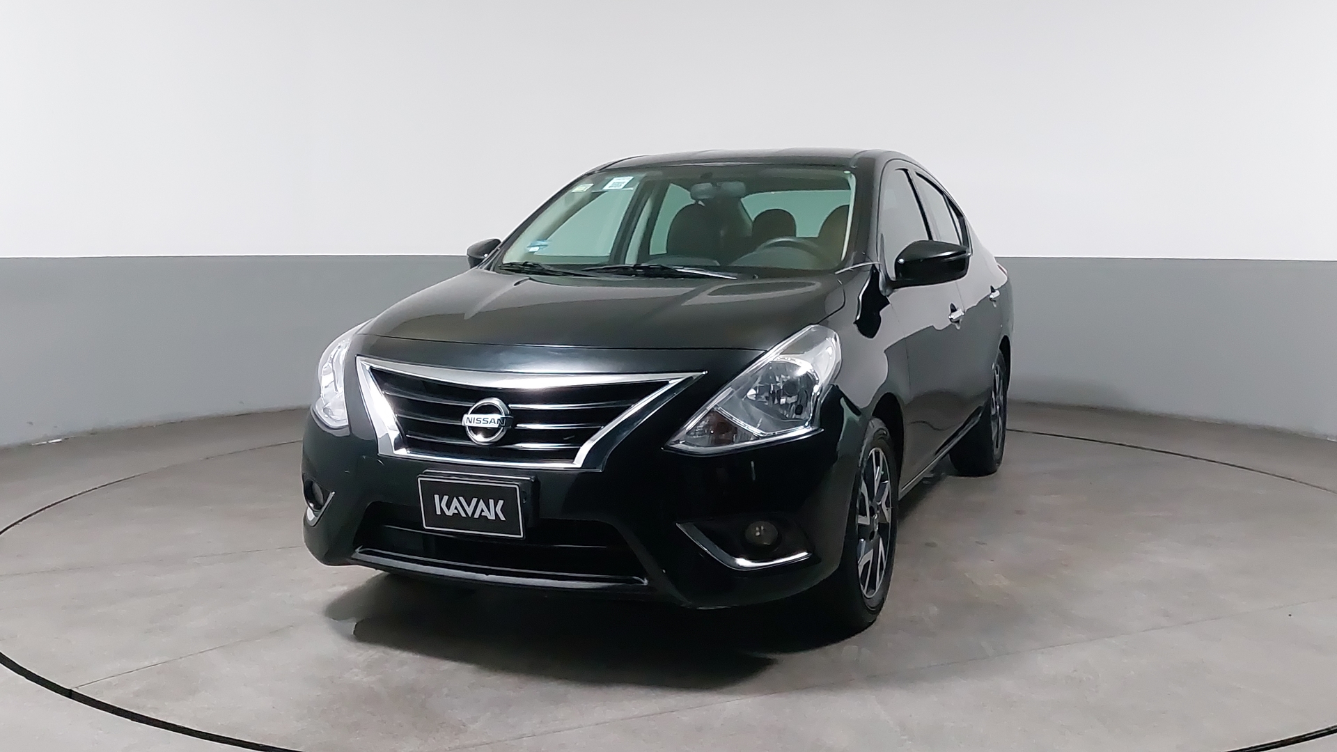 Autos Nissan Versa 1.6 EXCLUSIVE TA AC Sedan 2016 usados | KAVAK México