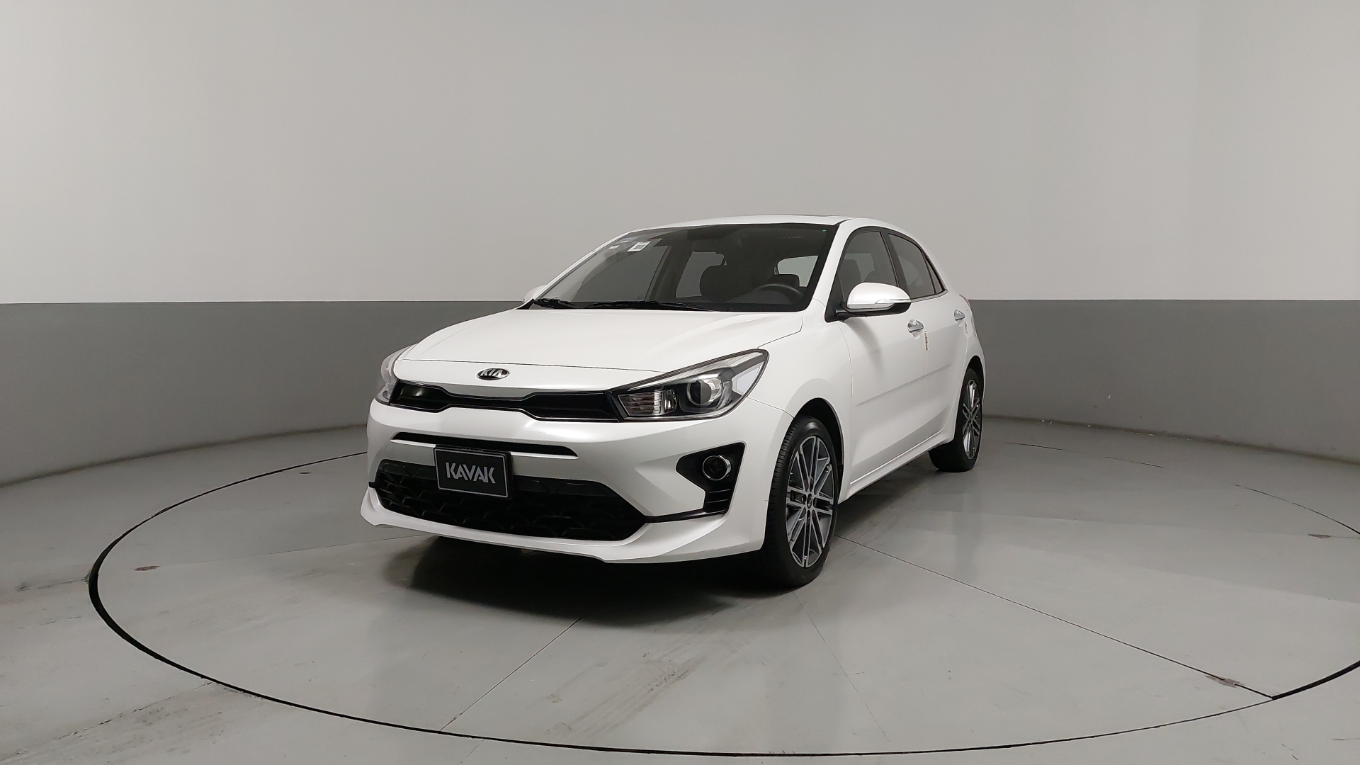 Autos Kia Rio 1.6 EX PACK AUTO Hatchback 2021 usados | KAVAK México