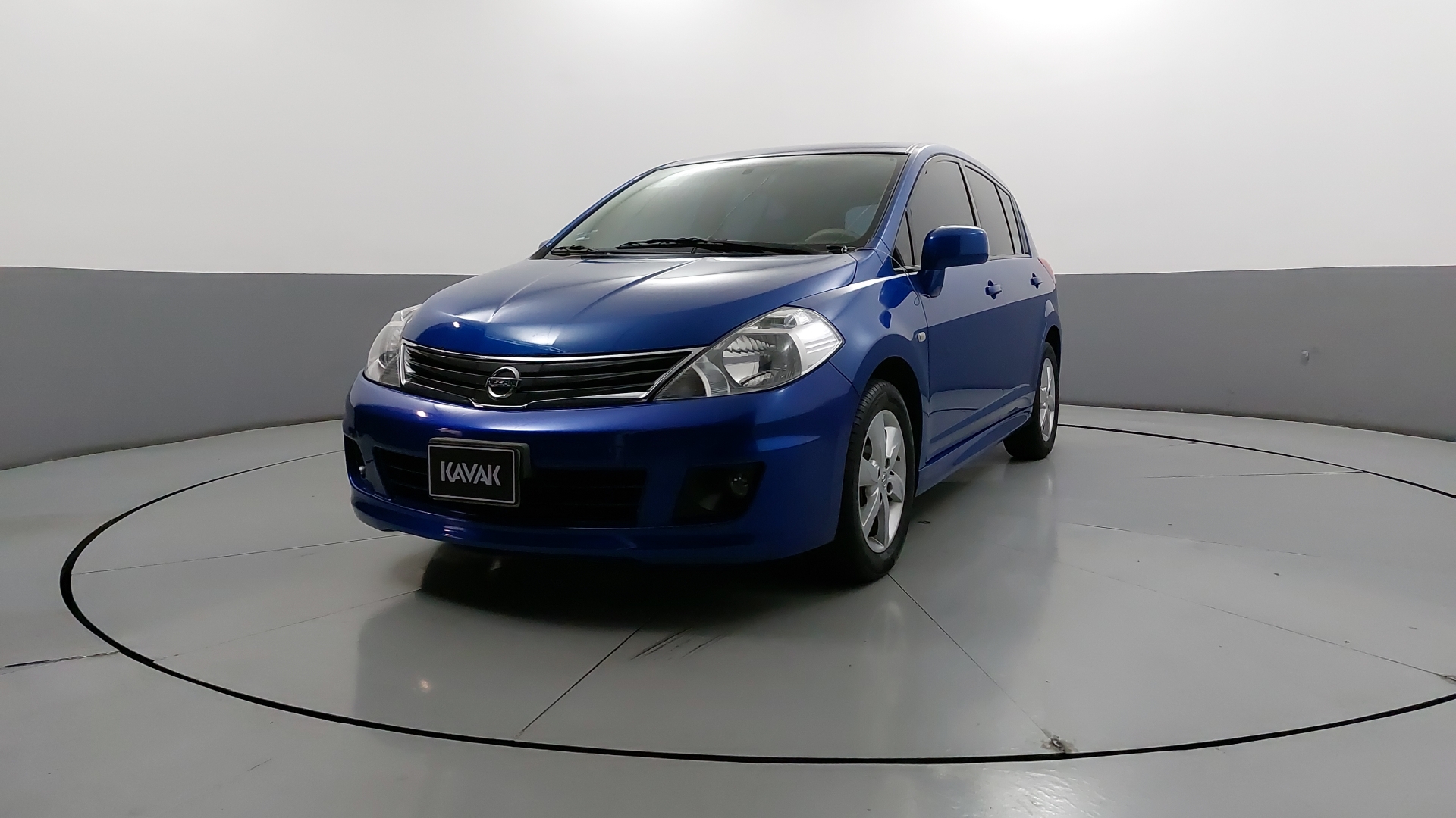 Autos Nissan Tiida 1.8 PREMIUM HB MT Hatchback 2011 usados | KAVAK México