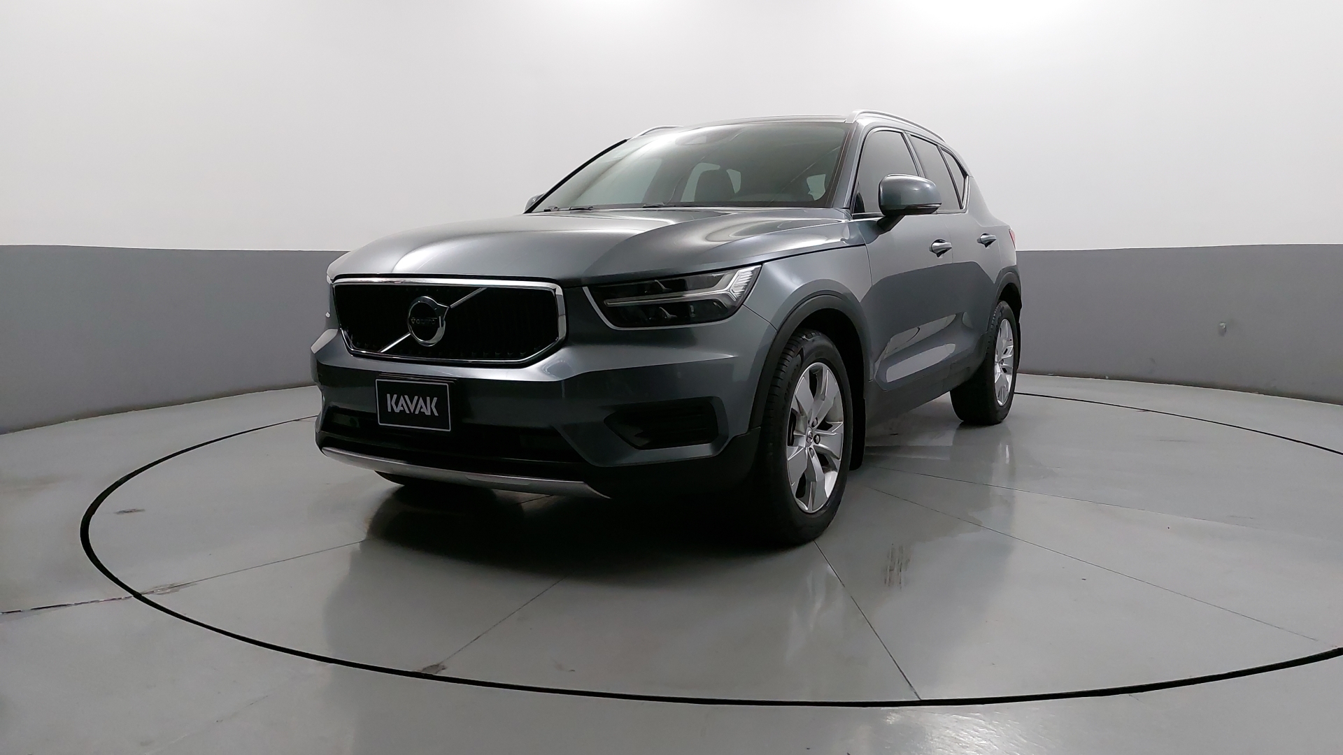 Autos Volvo Xc40 2.0 MOMENTUM T4 AUTO Suv 2019 usados | KAVAK México