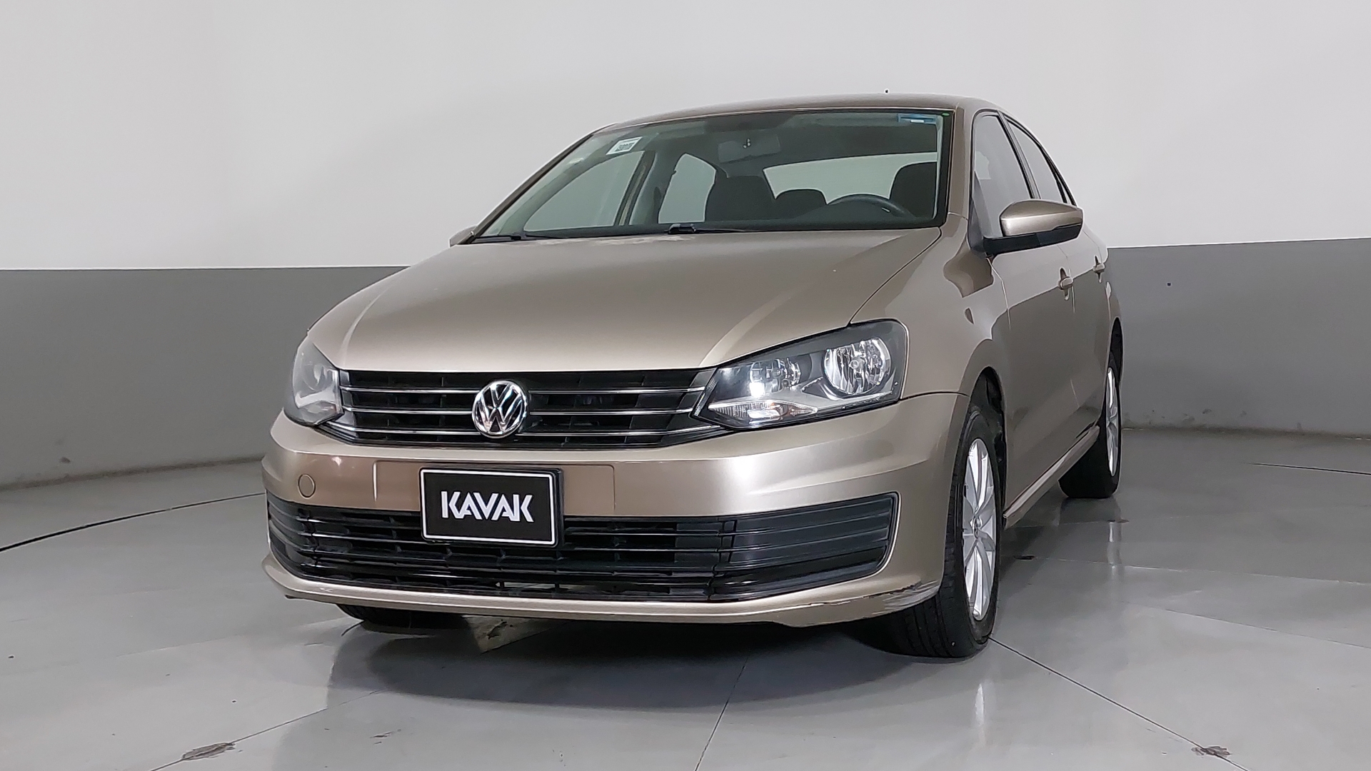 Autos Volkswagen Vento 1.6 COMFORTLINE MT Sedan 2016 usados | KAVAK México
