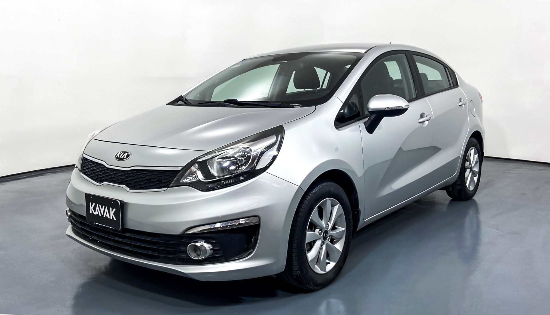 Autos Kia Rio 1.6 EX MT Sedan 2016 usados | KAVAK México
