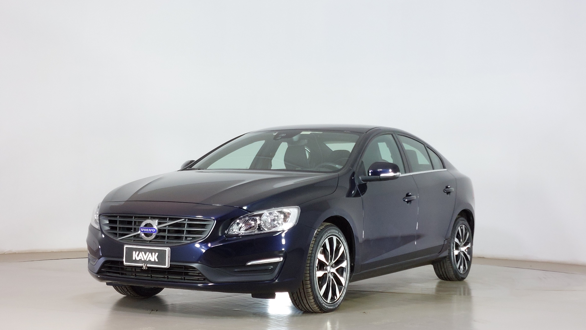Autos Volvo S60 2.0 D2 COMFORT DIESEL AT Sedan 2019 usados | KAVAK Chile
