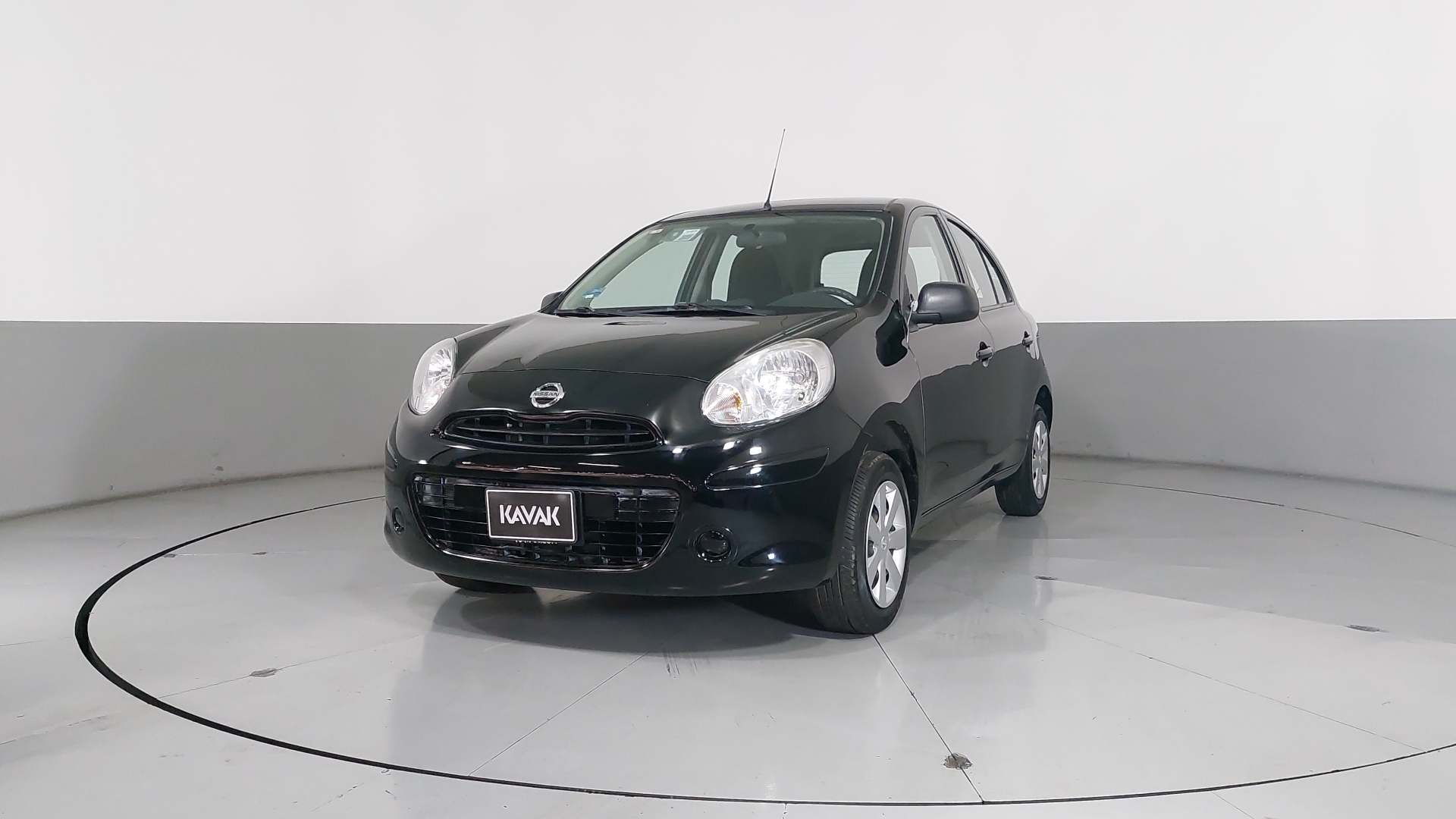 Autos Nissan March 1.6 ACTIVE MT Hatchback 2016 usados | KAVAK México