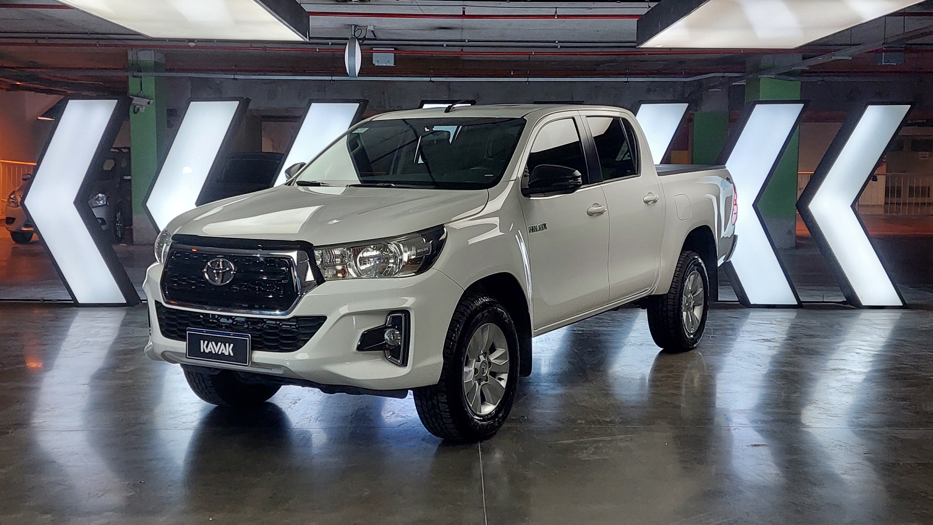 Autos Toyota Hilux 2.8 CD SR 177CV MT 4X4 Pickup 2020 usados | KAVAK ...