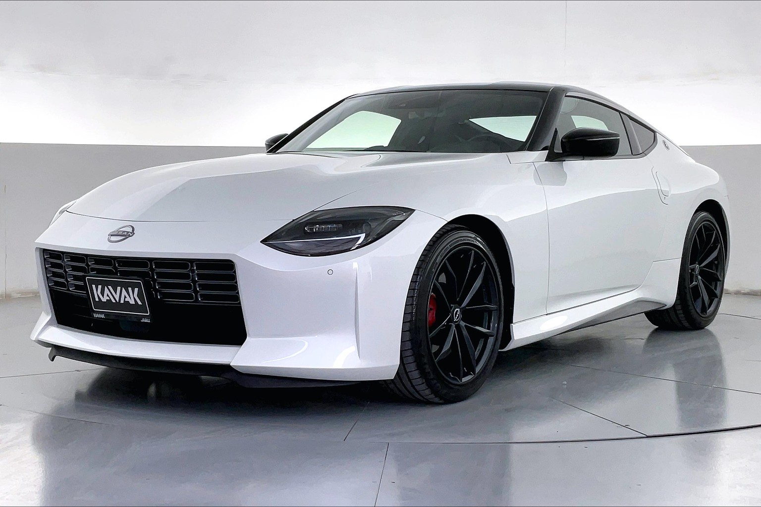 Used Nissan 400z Z A/T Coupe 2023 Cars for Sale | KAVAK UAE