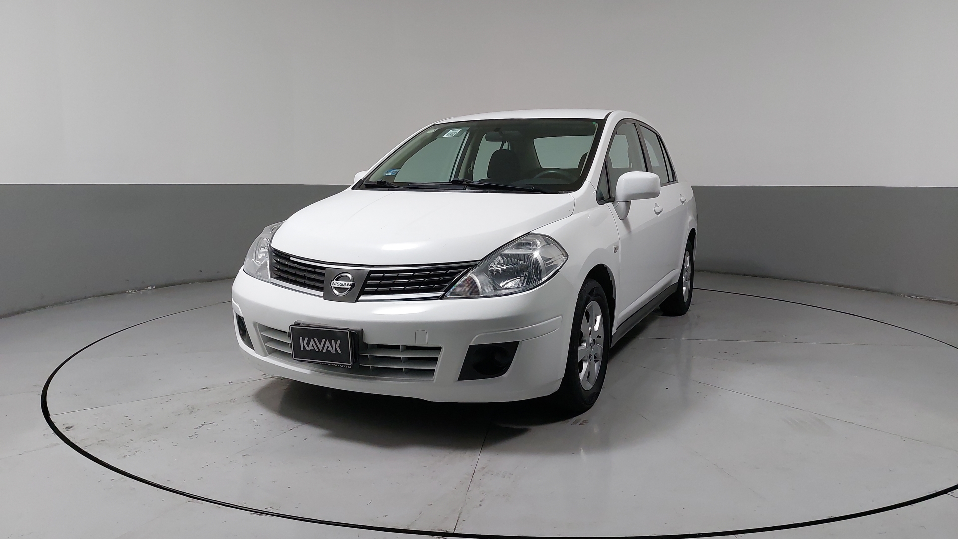 Autos Nissan Tiida 1.8 CUSTOM AT AC Sedan 2011 usados | KAVAK México