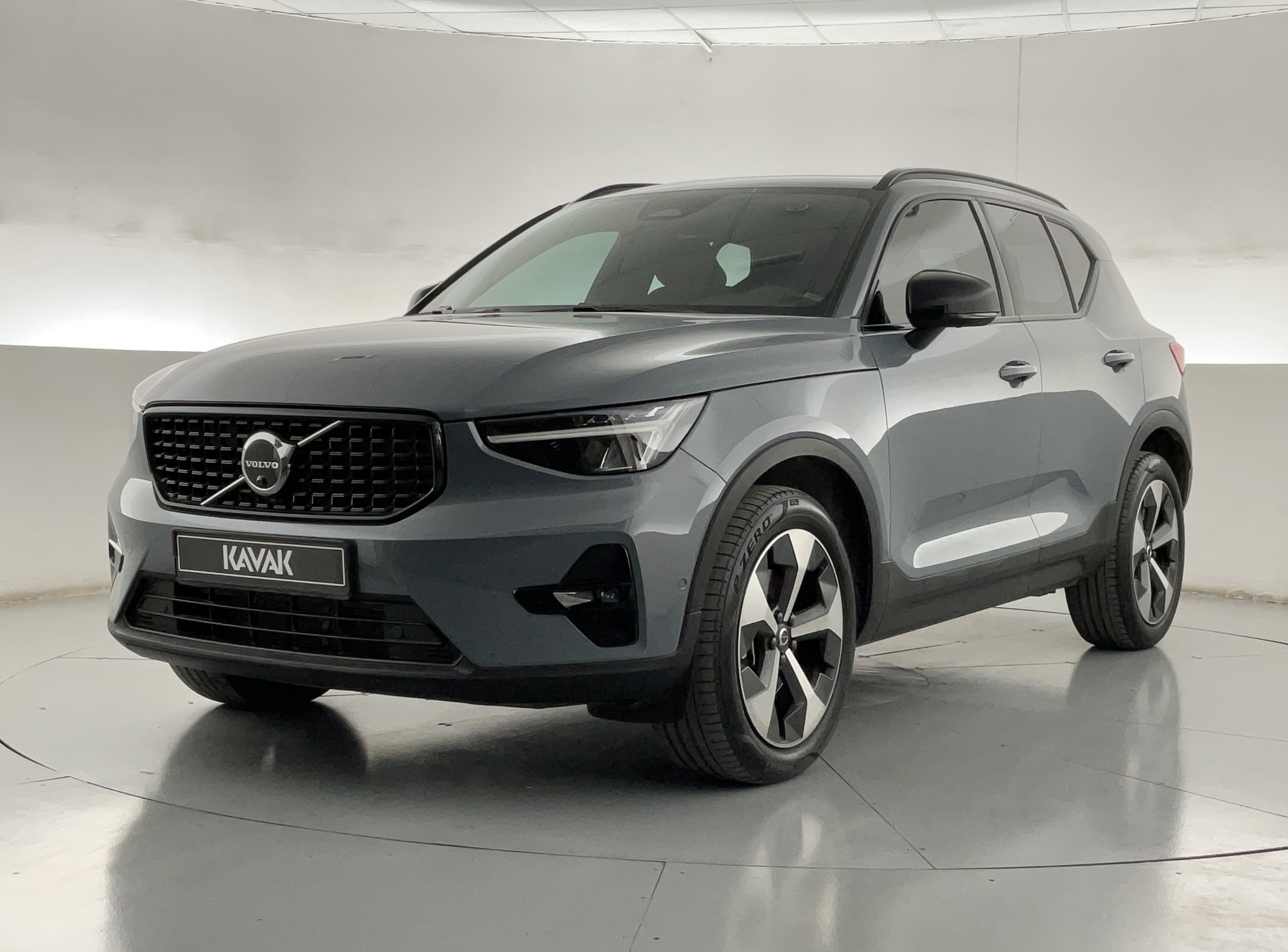 Used Volvo Xc40 B4 ULTIMATE Suv 2023 Cars for Sale | KAVAK UAE