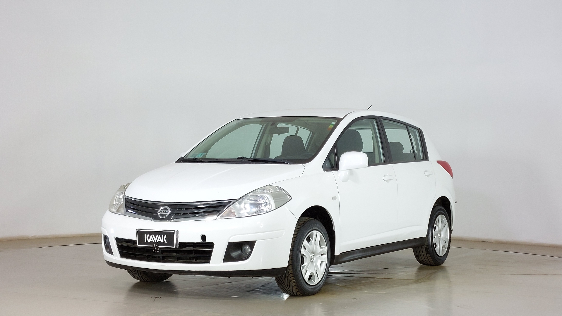 Autos Nissan Tiida 1.6 SPORT S MT Hatchback 2013 usados | KAVAK Chile