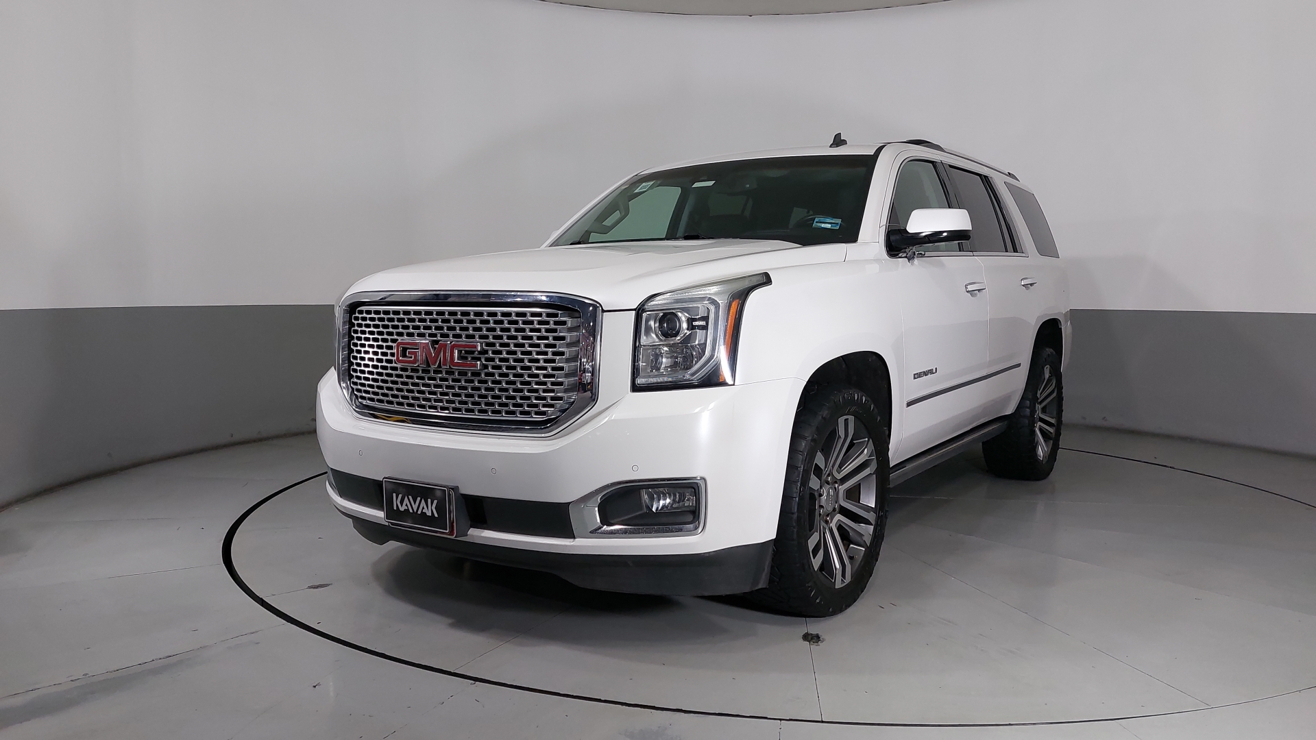 Autos Gmc Yukon 6.2 D DENALI AT 4WD Suv 2017 usados | KAVAK México