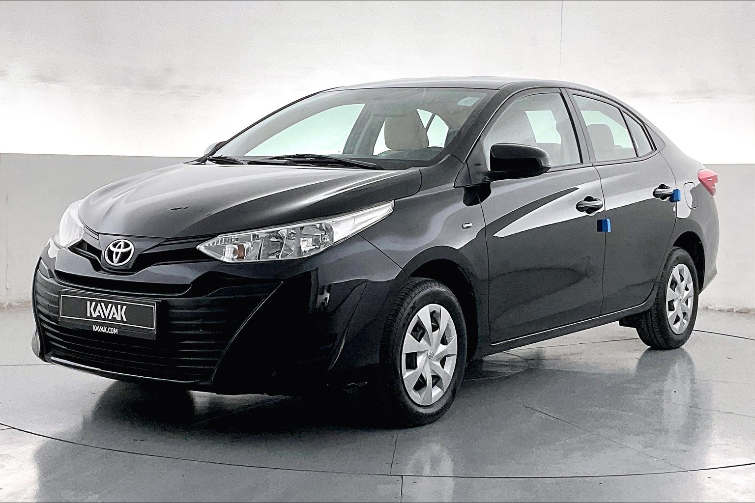 Used Toyota Yaris SE / E Sedan 2018 Cars for Sale | KAVAK UAE