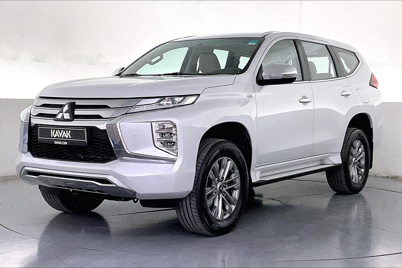 Used Mitsubishi Montero Sport GLX Suv 2021 Cars for Sale | KAVAK UAE