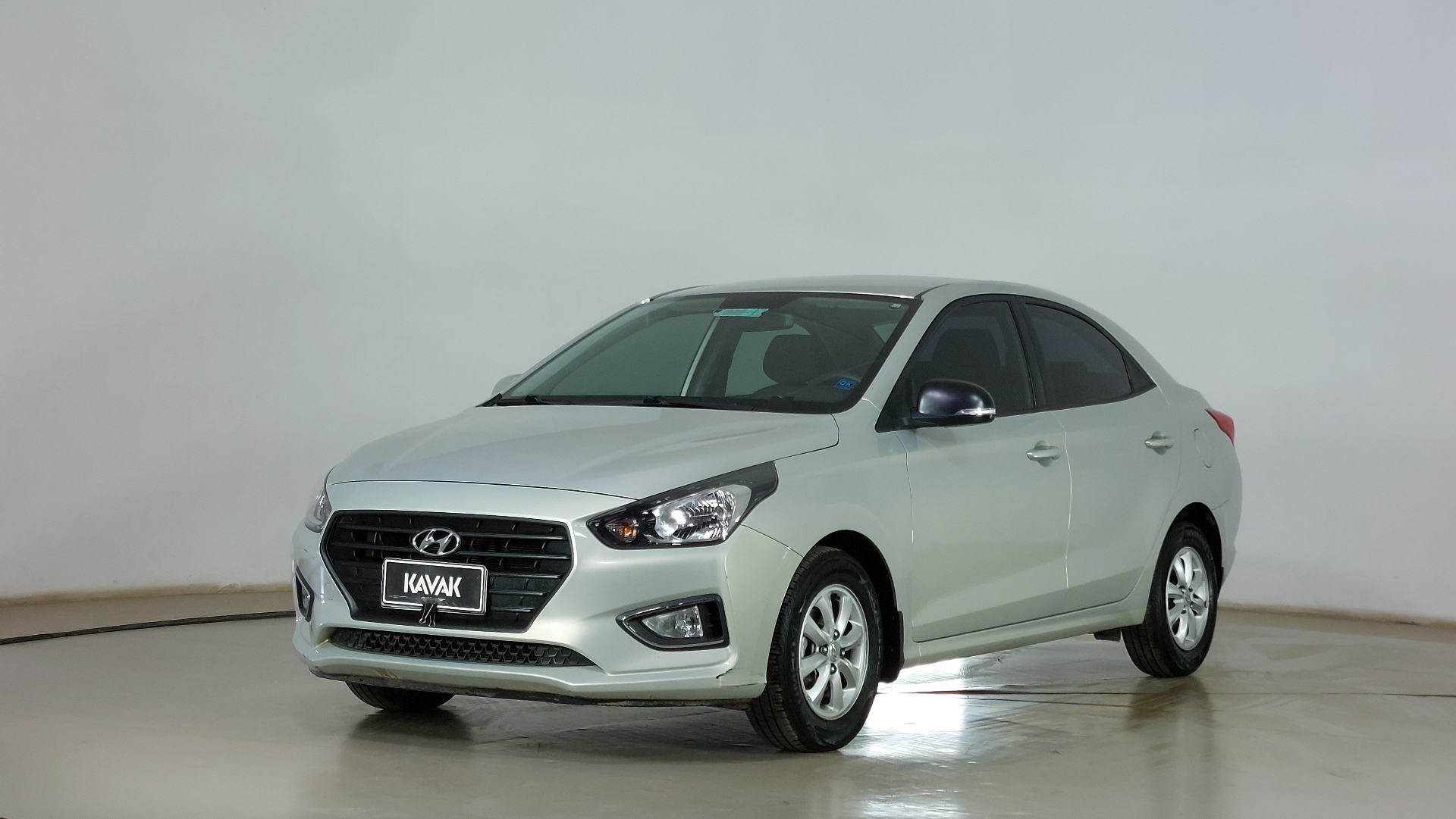 Autos Hyundai Verna 1.4 CB PLUS MT Sedan 2021 usados | KAVAK Chile