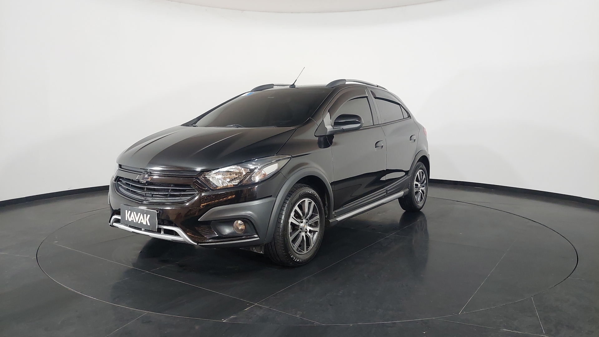 Carros Chevrolet Onix MPFI ACTIV Hatchback 2018 usados | KAVAK Brasil