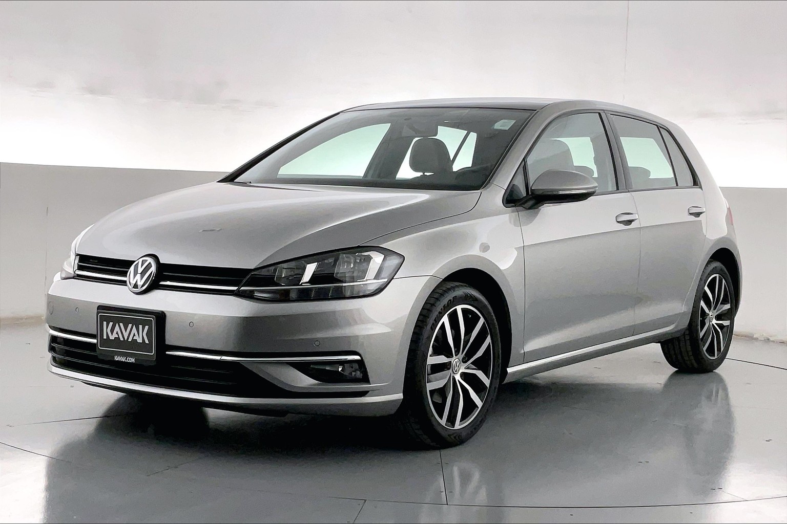 Used Volkswagen Golf SEL Hatchback 2019 Cars for Sale | KAVAK UAE