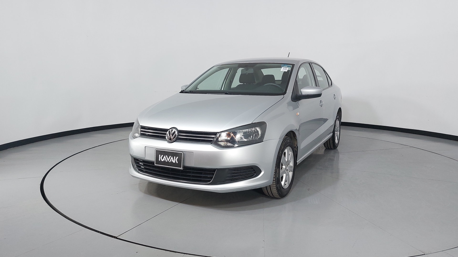 Autos Volkswagen Vento 1.6 ACTIVE MT Sedan 2015 usados | KAVAK México