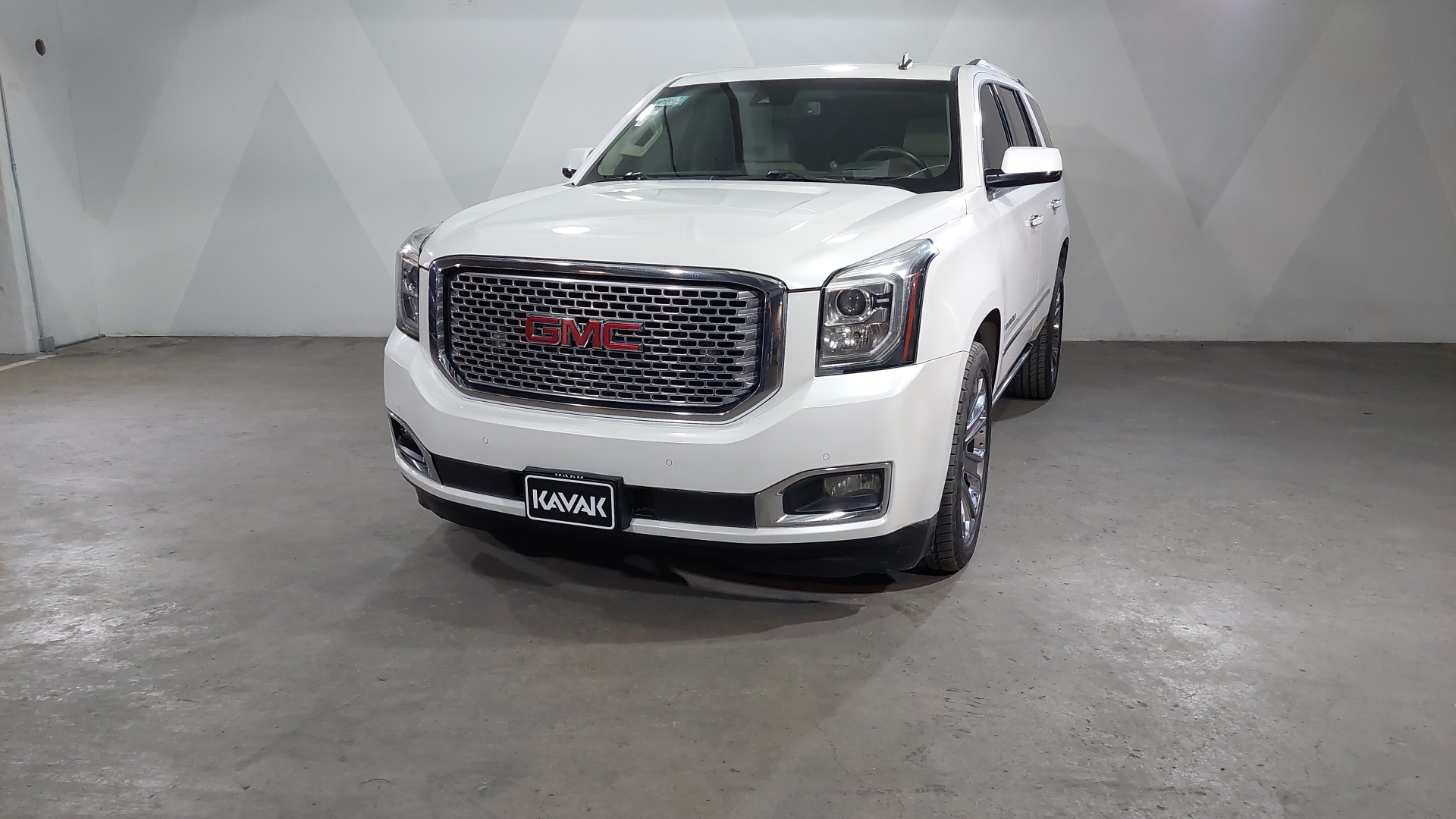 Autos Gmc Yukon 6.2 D DENALI AT 4WD Suv 2016 usados | KAVAK México
