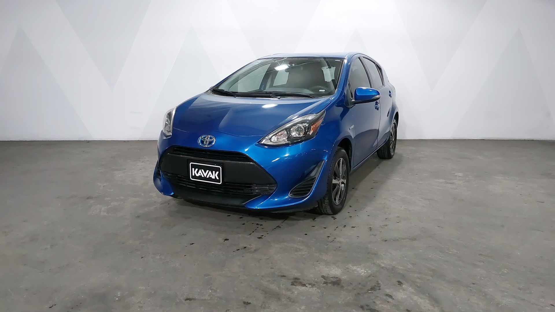 Autos Toyota Prius C 1.5 HYBRID AUTO Hatchback 2018 usados | KAVAK México