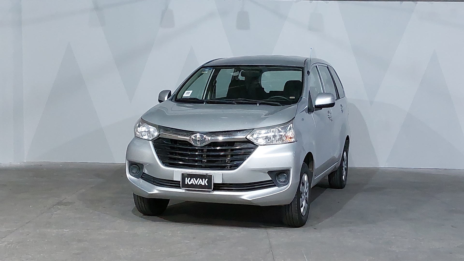 Autos Toyota Avanza 1.5 LE AT Minivan 2017 usados | KAVAK México