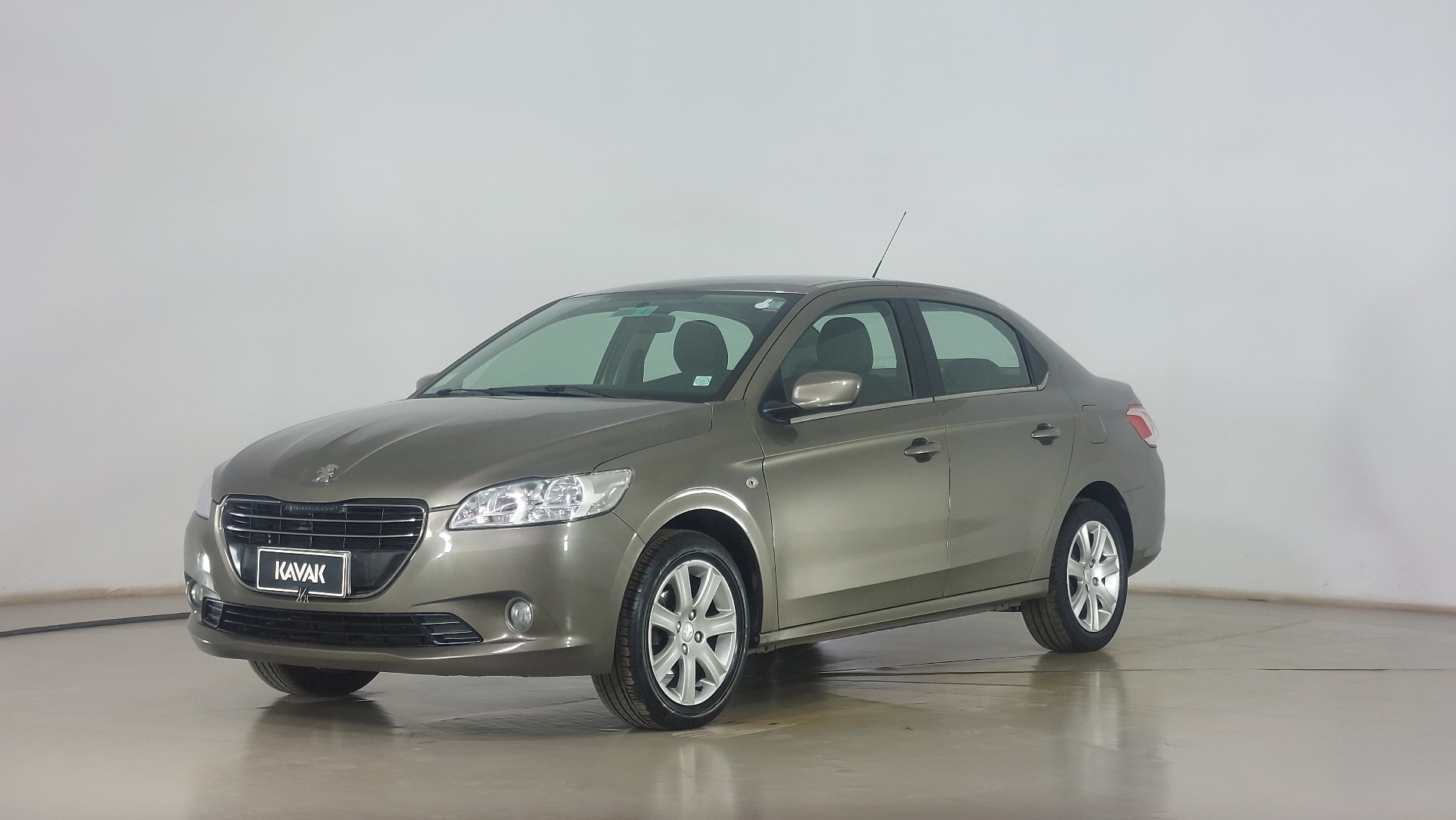 Autos Peugeot 301 1.6 HDI ALLURE Sedan 2014 usados | KAVAK Chile