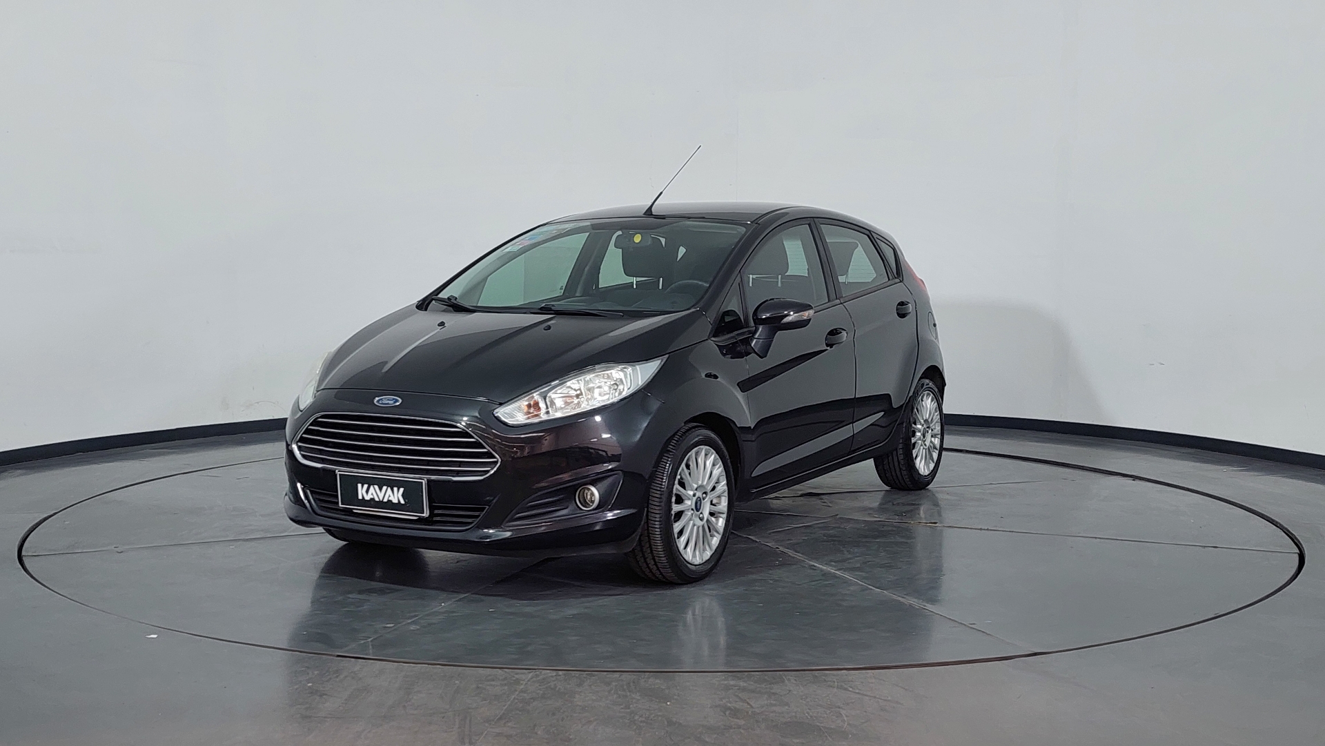 Autos Ford Fiesta Kinetic Design 1.6 SE MT Hatchback 2015 usados ...