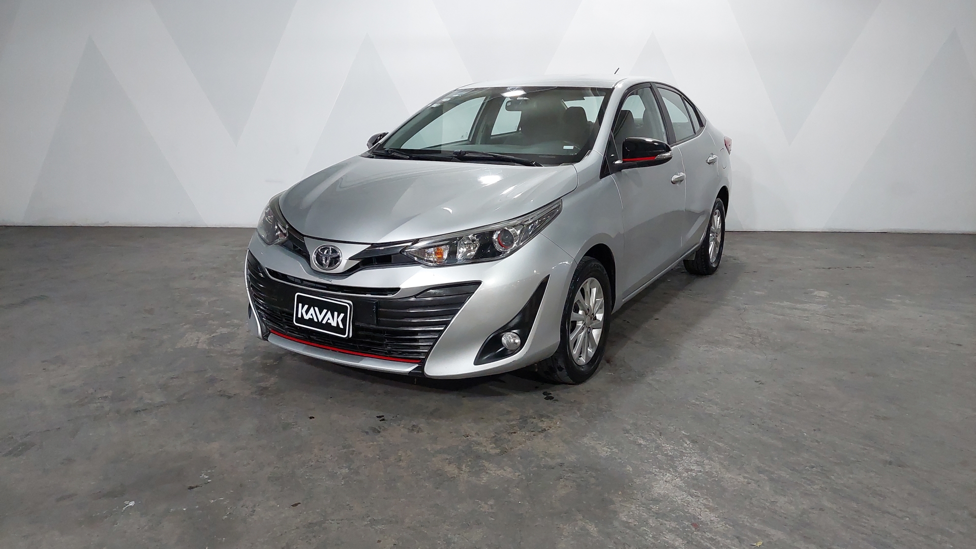 Autos Toyota Yaris 1.5 SEDAN S Sedan 2018 usados | KAVAK México