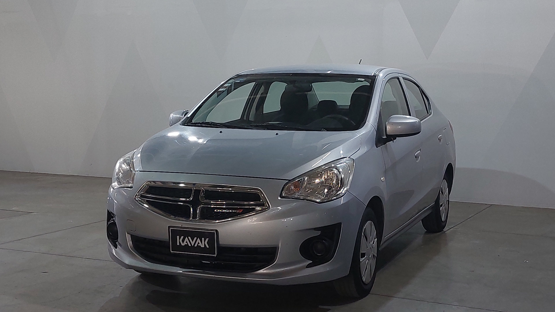 Autos Dodge Attitude 1.2 SE Sedan 2020 usados | KAVAK México