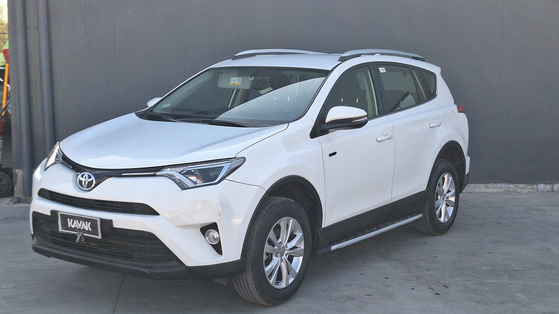 Autos Toyota Rav4 2.0 ADVENTURE 4X2 MT Suv 2019 usados | KAVAK Chile
