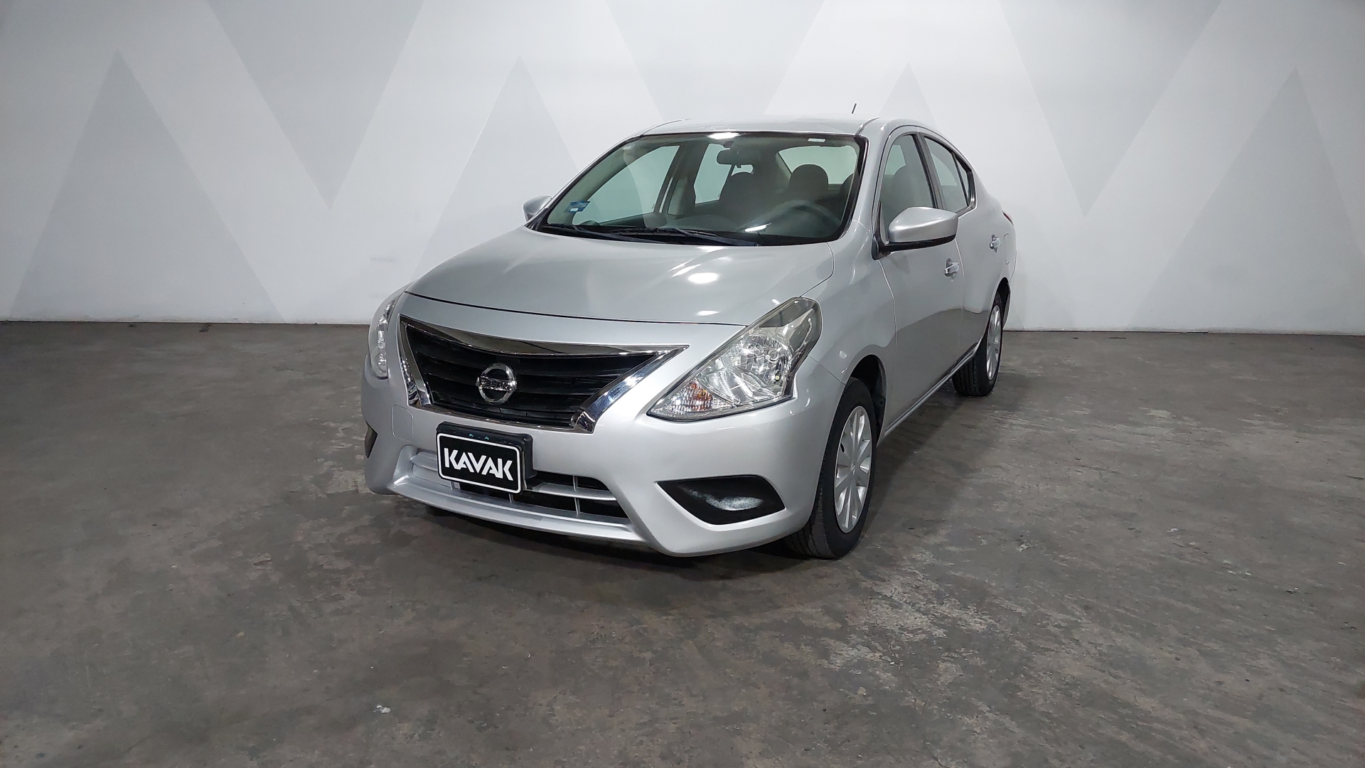 Autos Nissan Versa 1.6 SENSE AUTO Sedan 2018 usados | KAVAK México