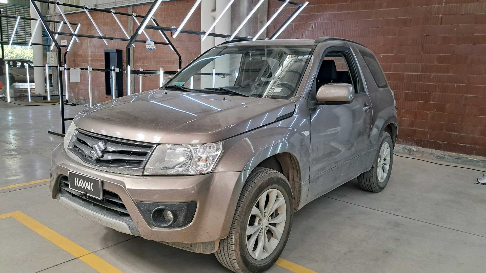 Autos Suzuki Grand Vitara 2.4 GLX SPORT 4WD Suv 2014 usados | KAVAK Chile